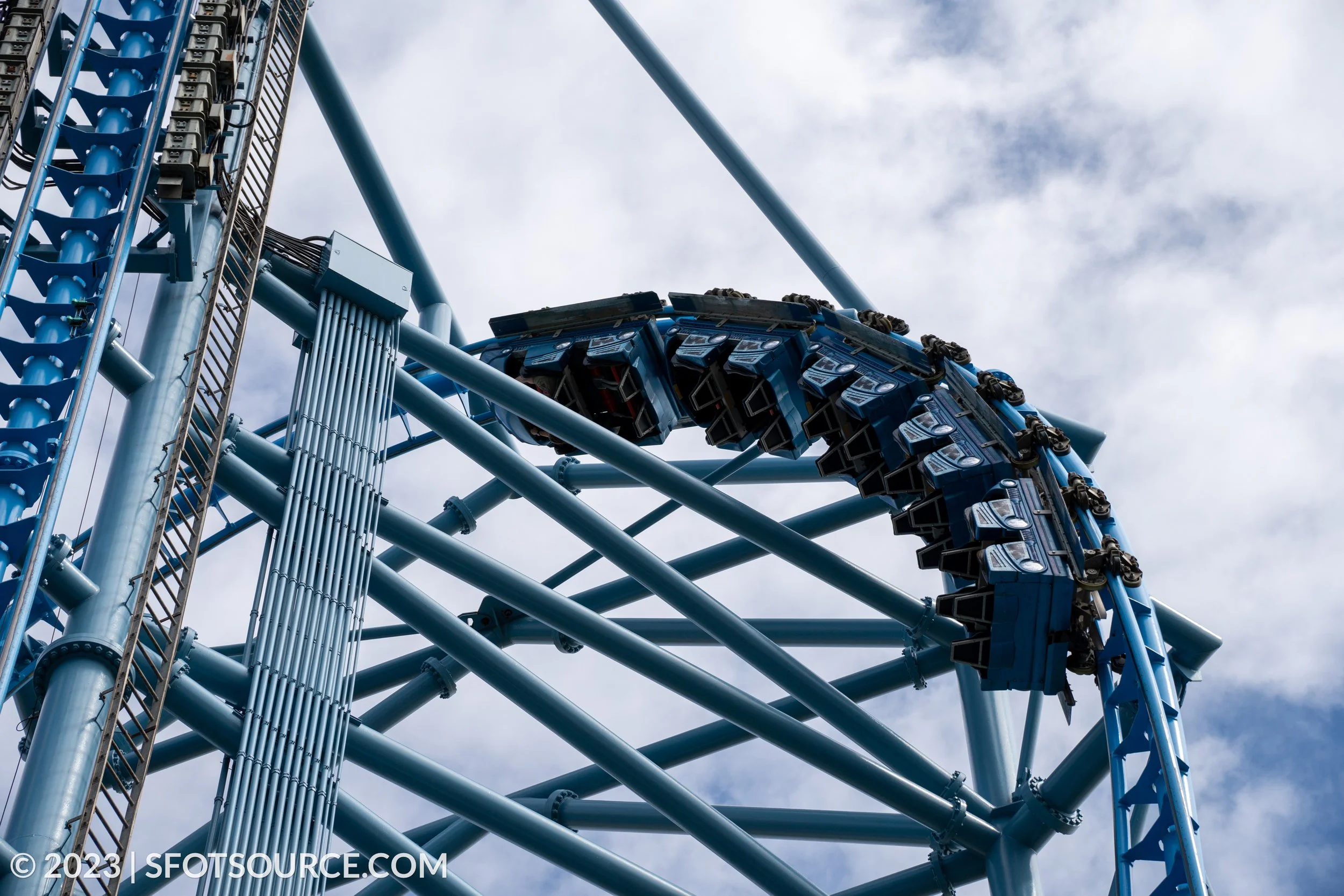 Mr. Freeze Roller Coaster | Six Flags Over Texas