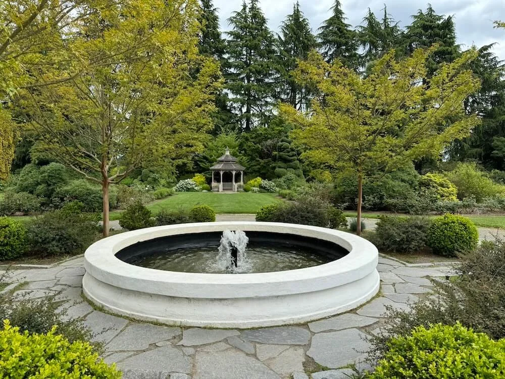 Woodland Park Zoo Rose Garden — Northwest Blooms