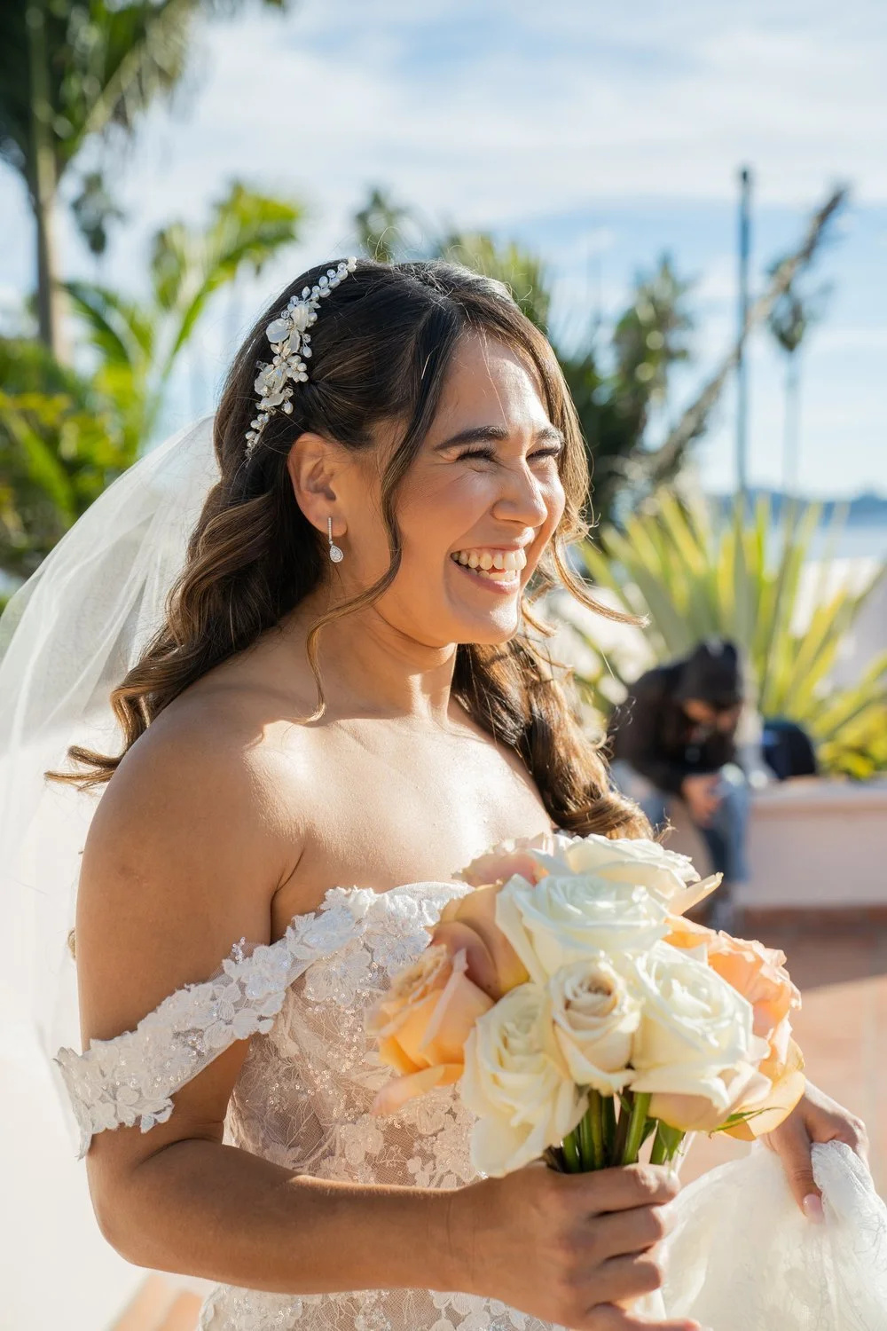 How to Choose the Perfect Wedding Jewelry to Compliment Your Dress with ...