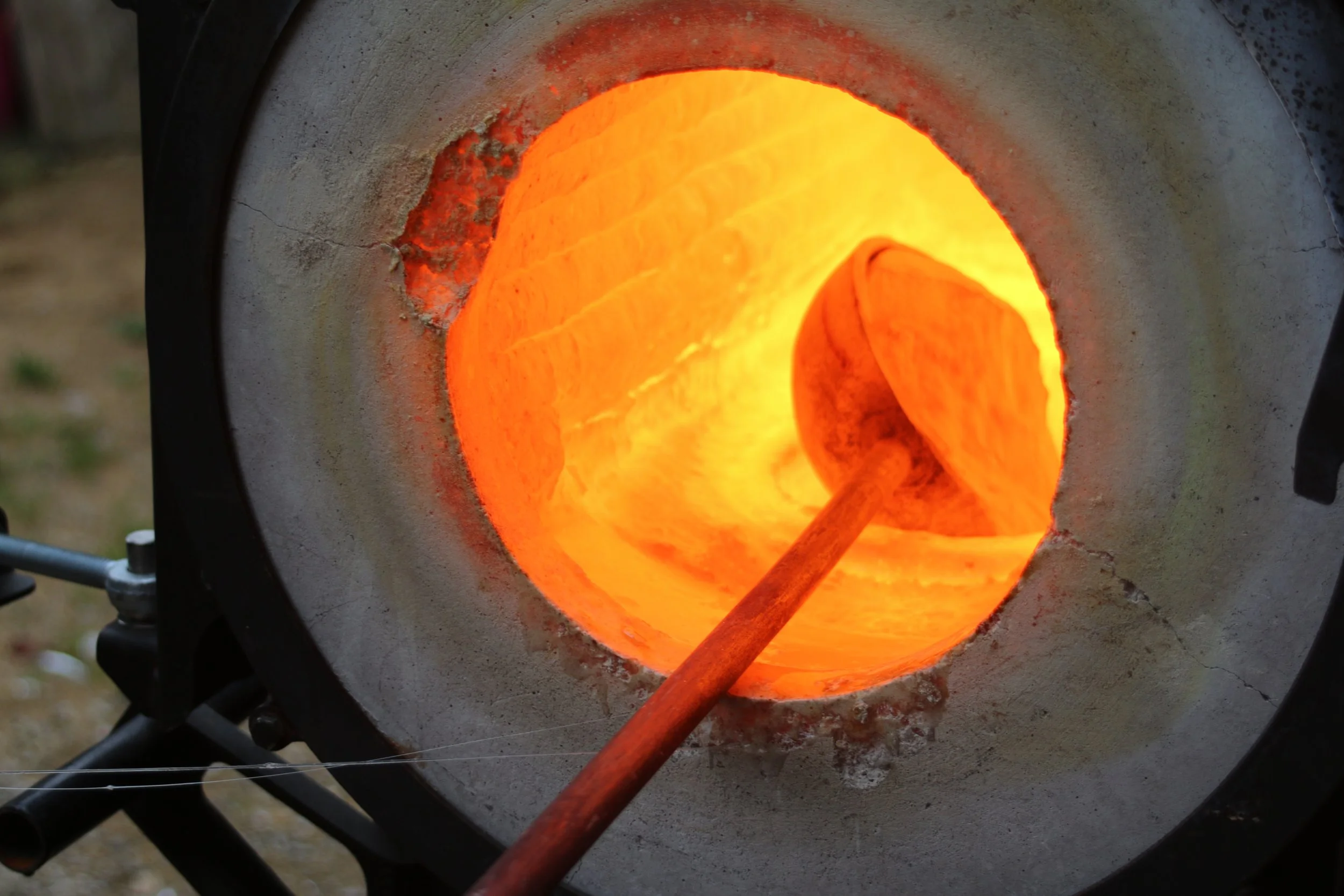 Waste Mussels used in Thames Glass | Lulu Harrison