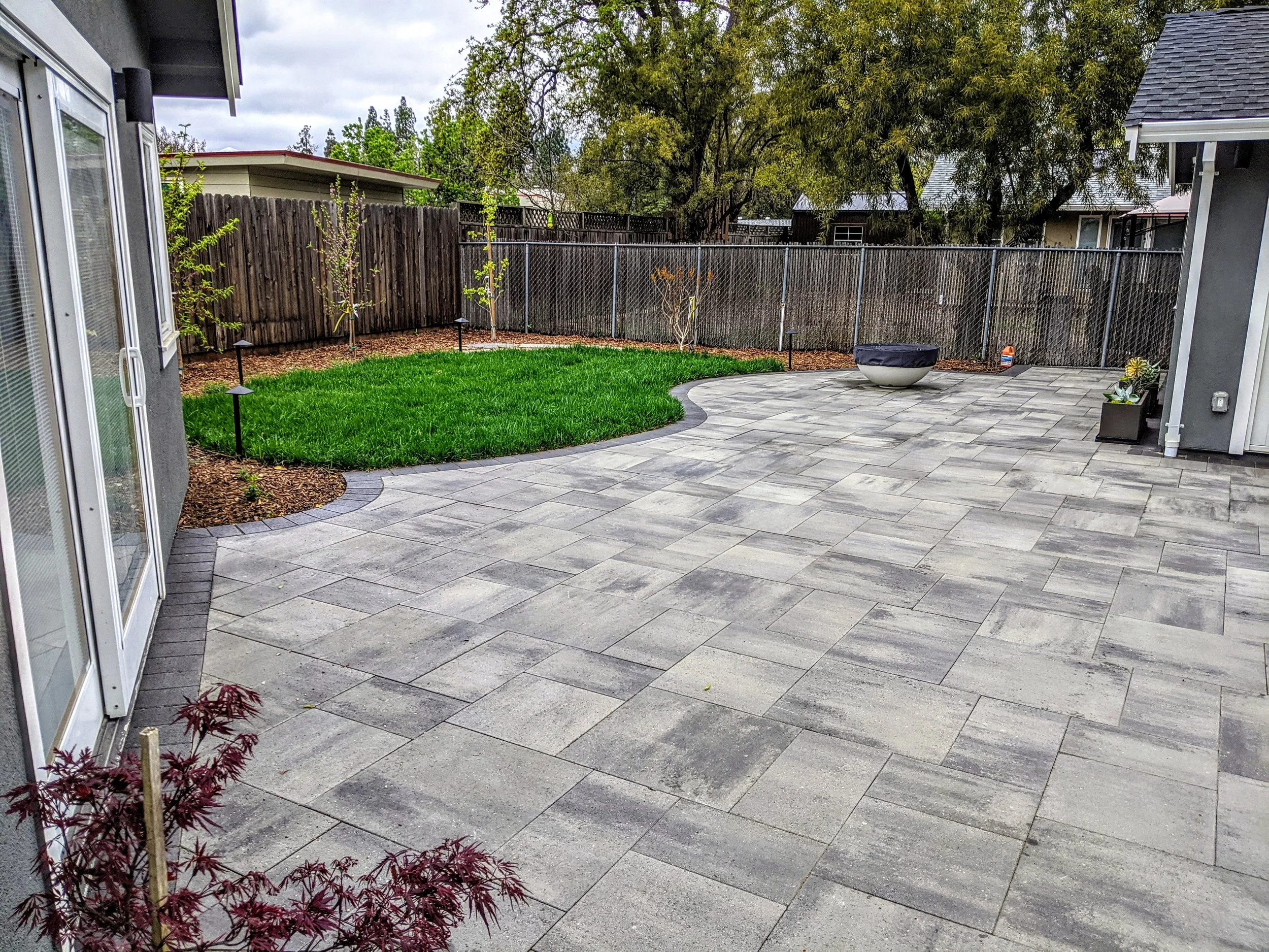 About Us - East Bay Hardscape & Landscape Contractor — Universal Pavers CA