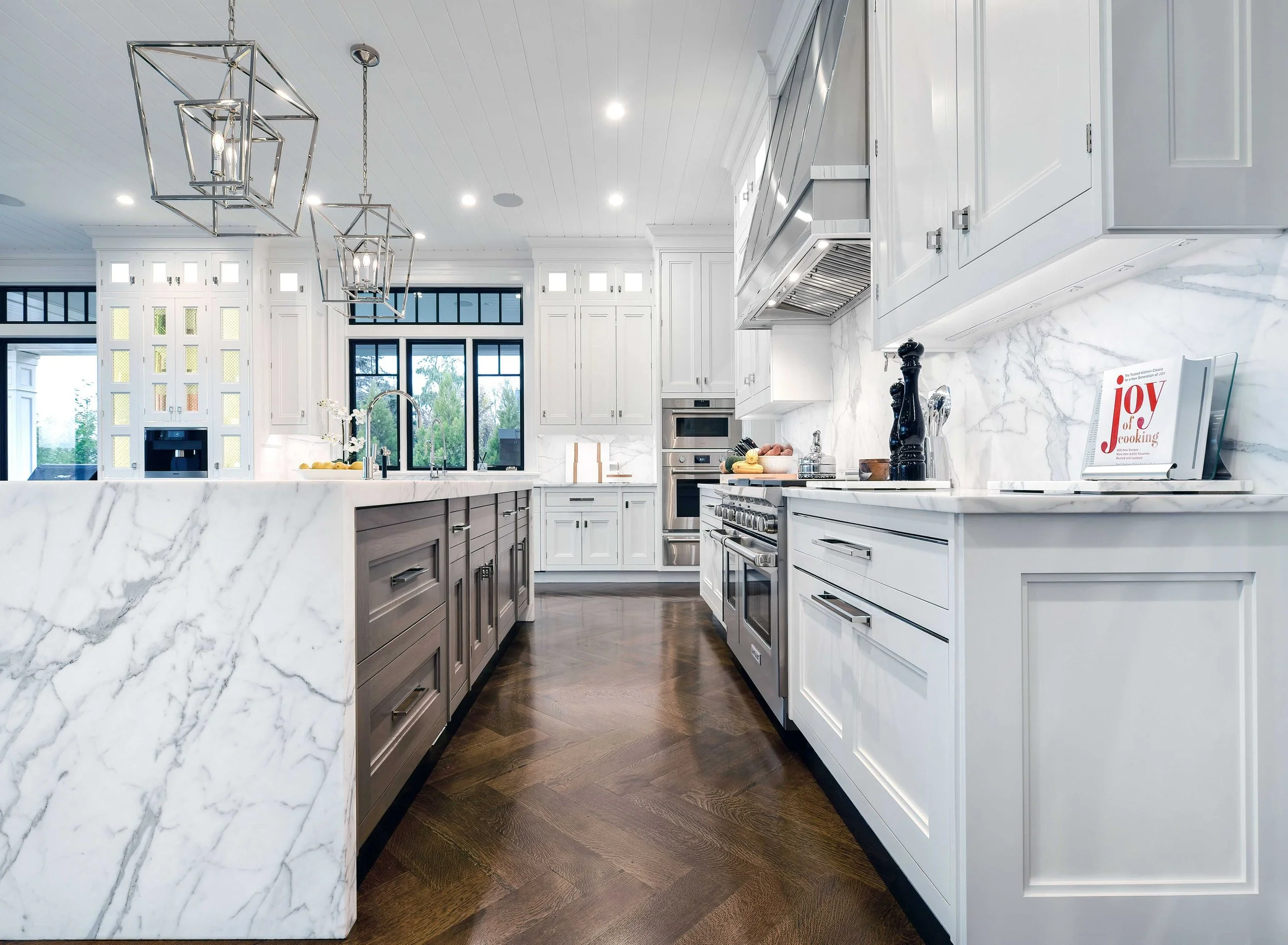 Handcrafted Cabinetry & Luxury Custom Kitchen Design