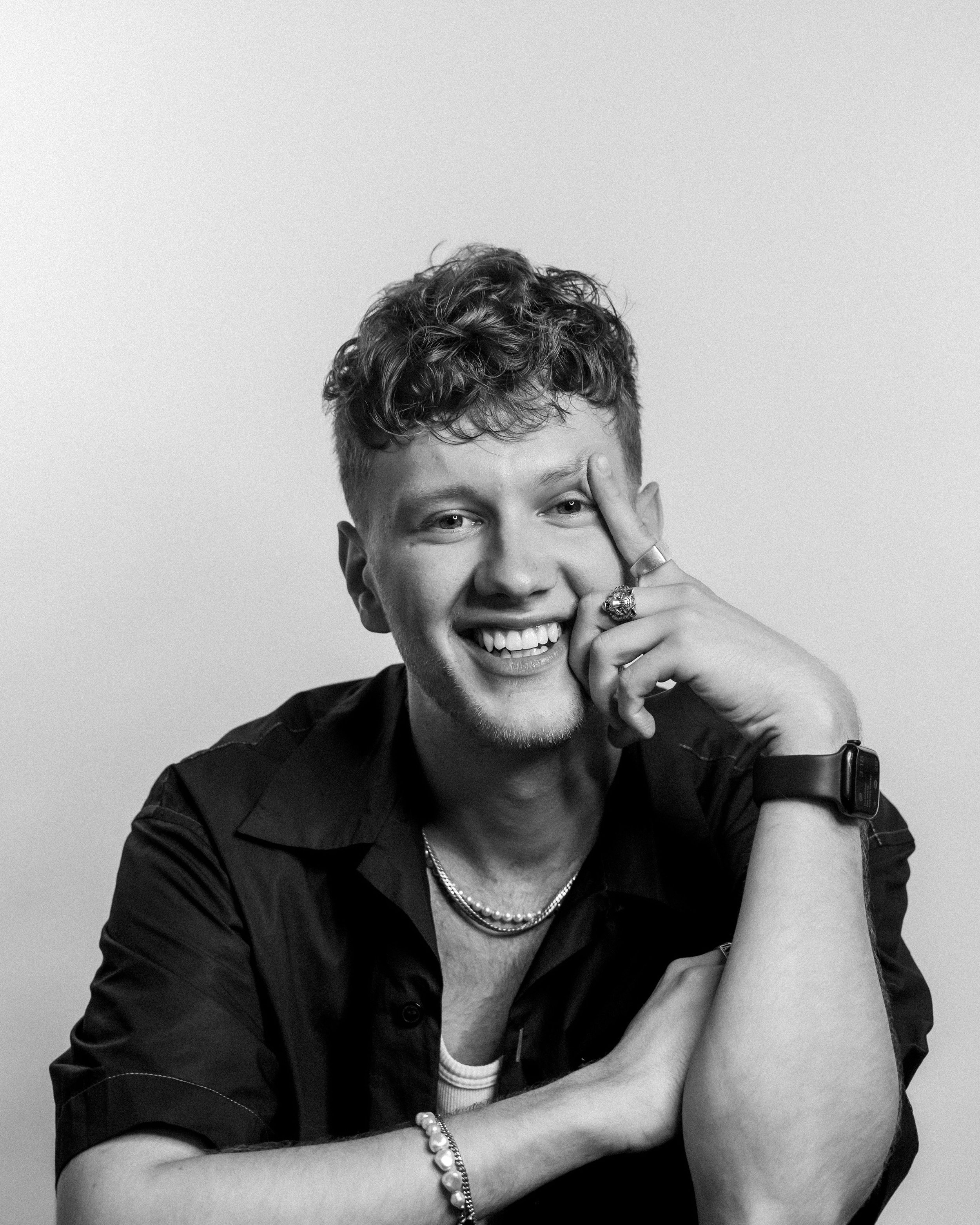 calum harris' official website