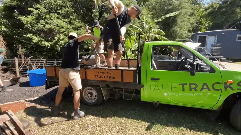 About us — Make Tracks