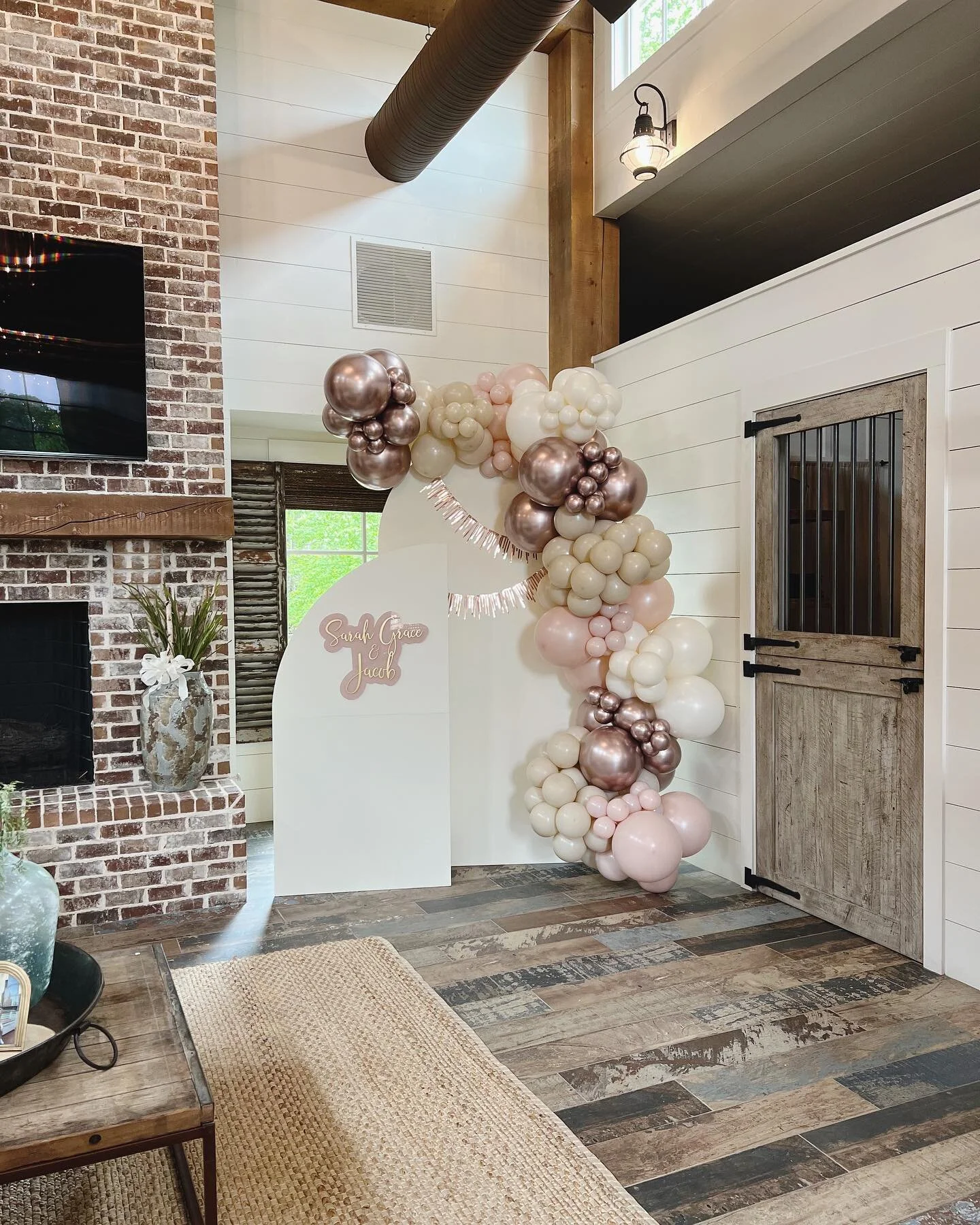 Custom Party Decor & Balloons