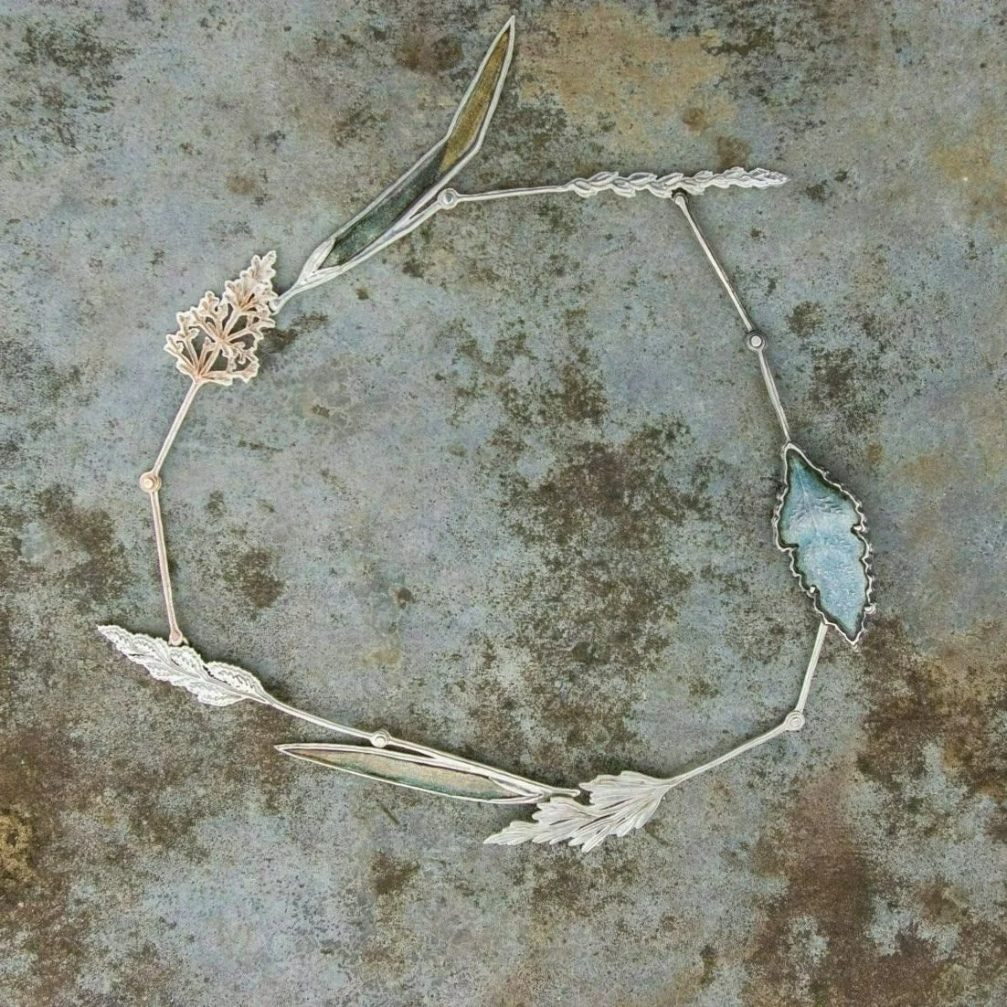 Kaklo papuošalai — Vita Pukstaite