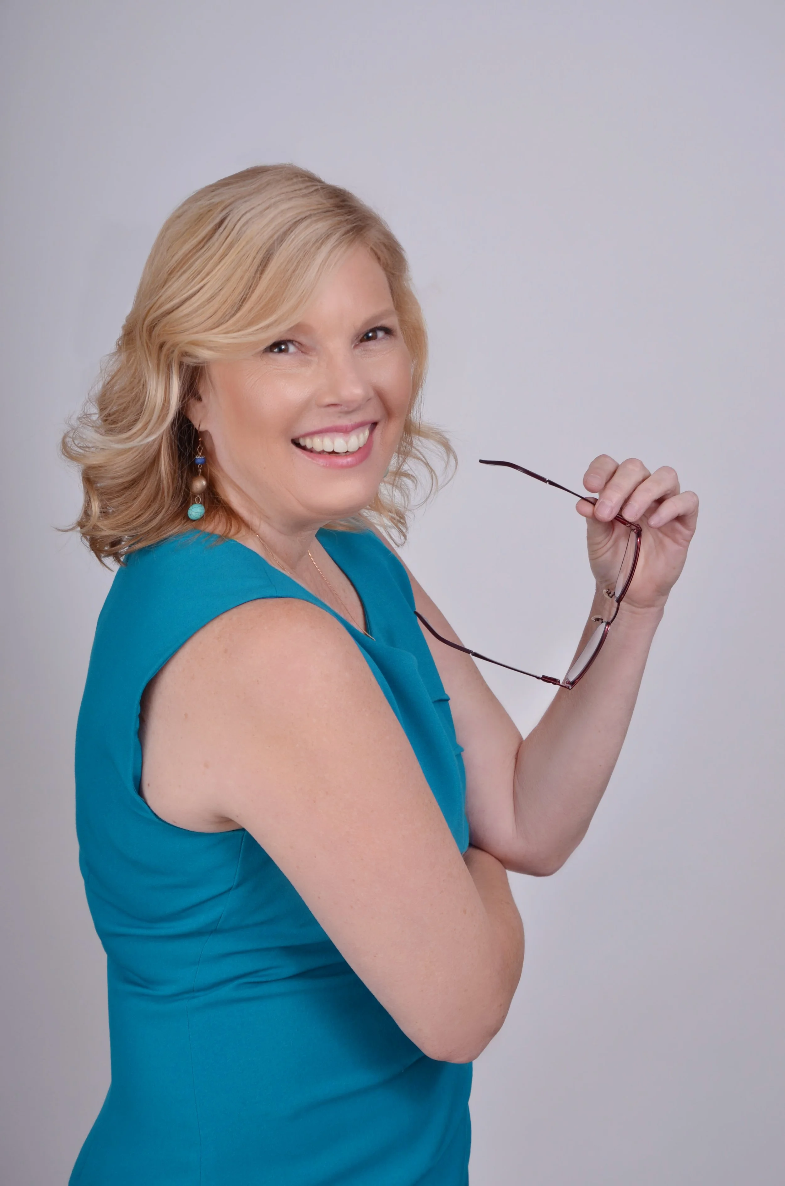 What You Should and Shouldn't Wear For Your Headshot or Personal ...