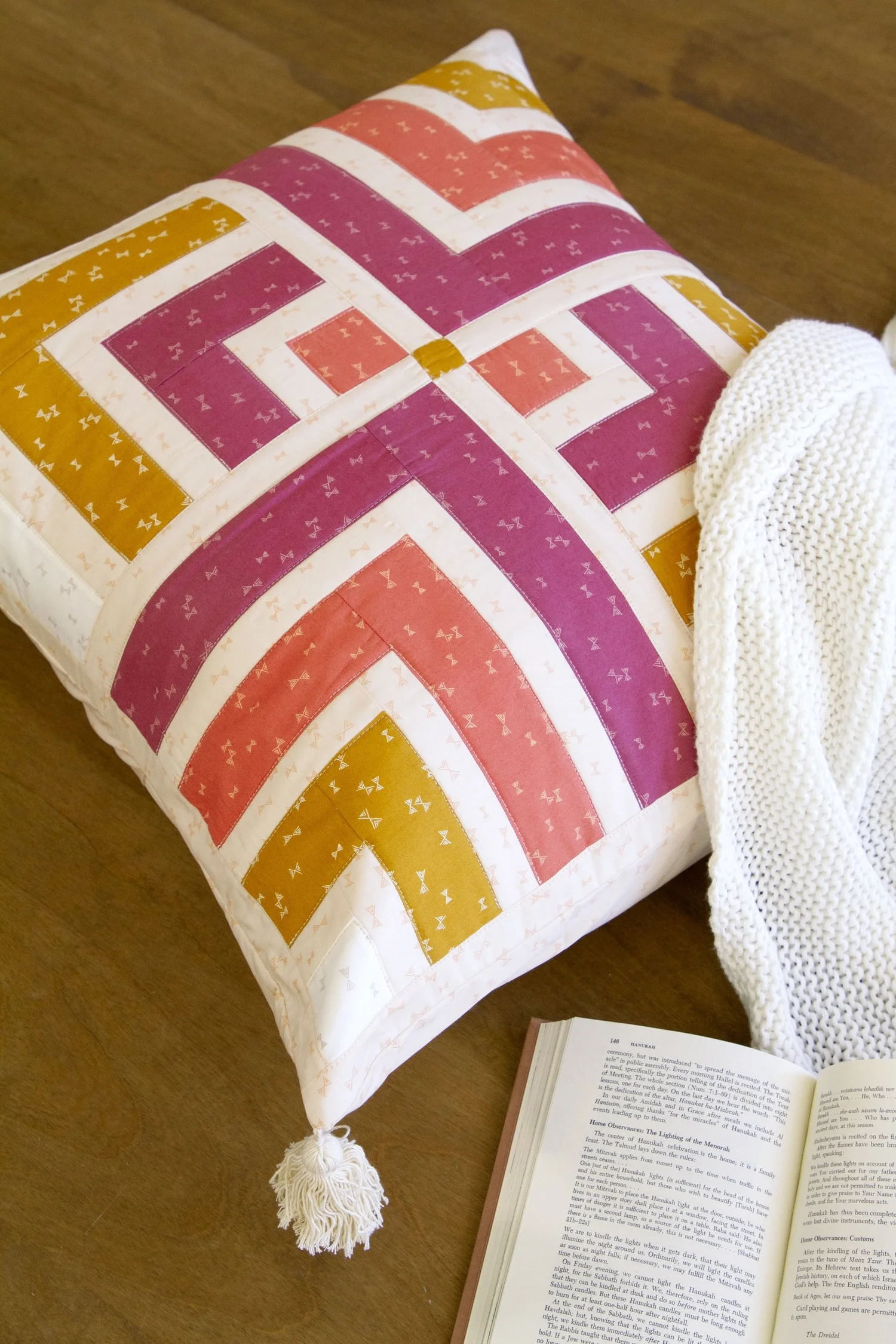 Free Portland Floor Pillow Pattern | Seamingly Kate | Seamingly Kate
