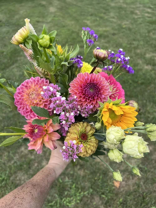 How to Build a Flower Subscription — Lynsey Taulbee