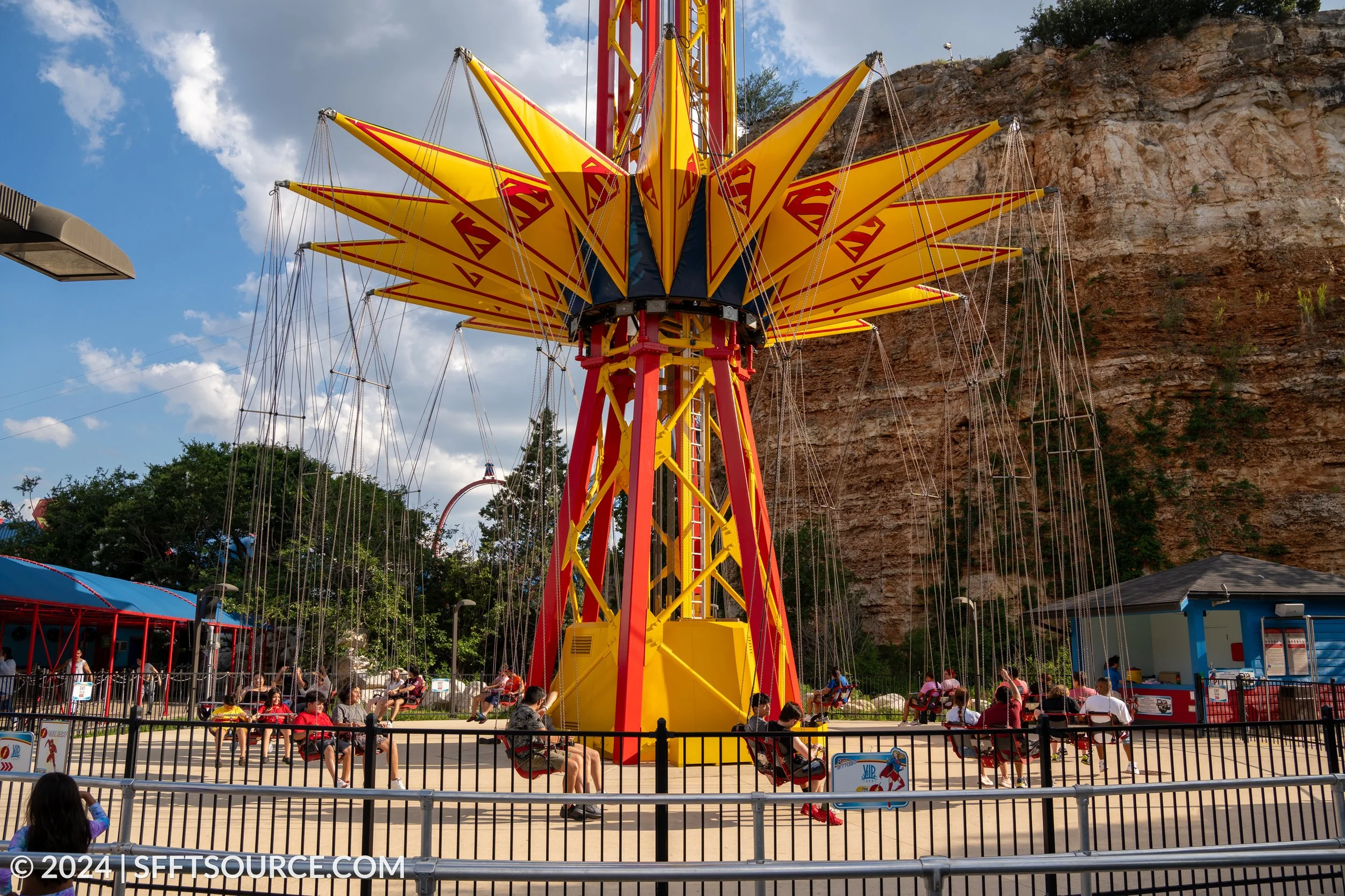 Supergirl Sky Flight Ride | Six Flags Fiesta Texas - SFFT Source