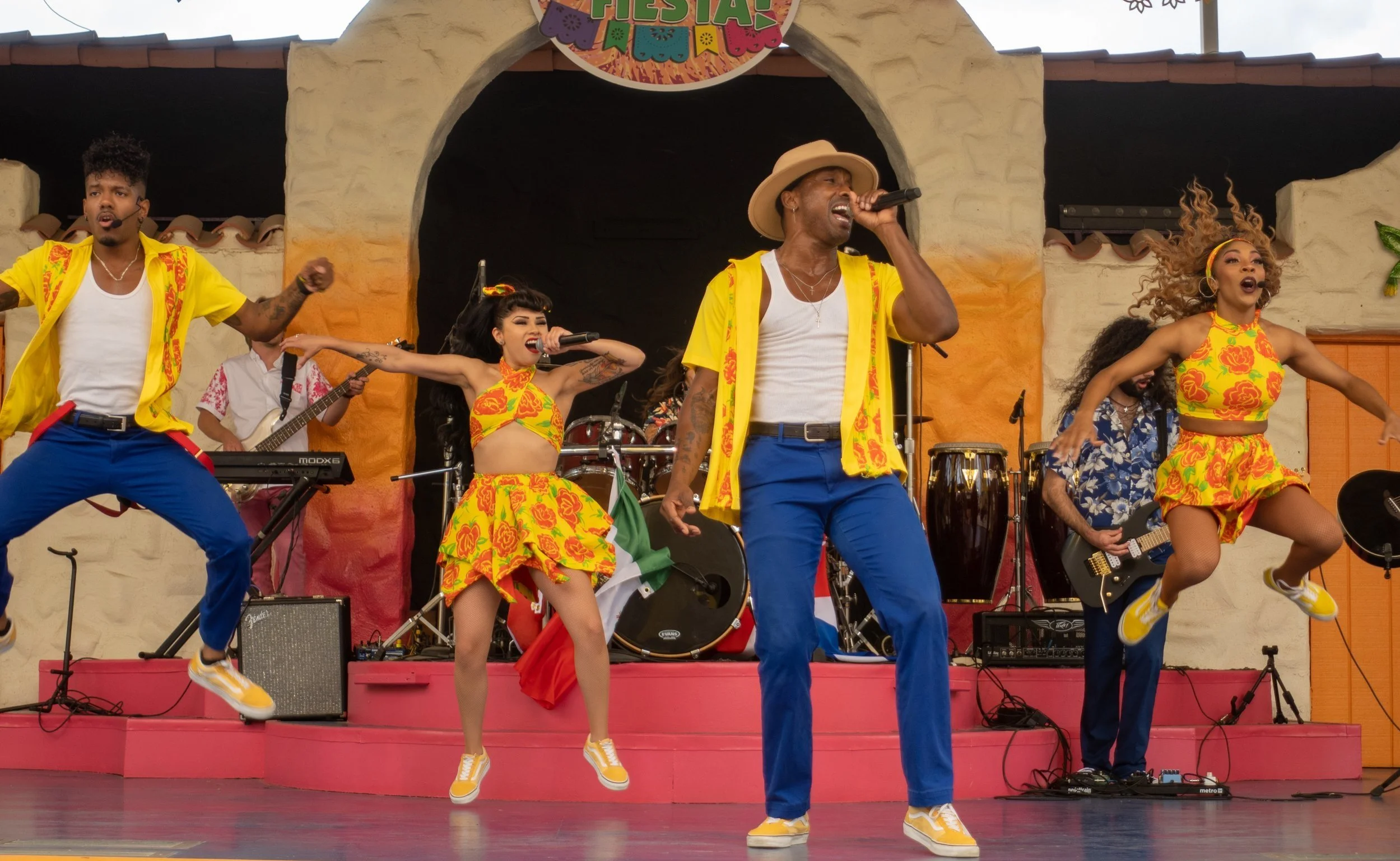 Teatro Fiesta | Six Flags Fiesta Texas — SFFT Source