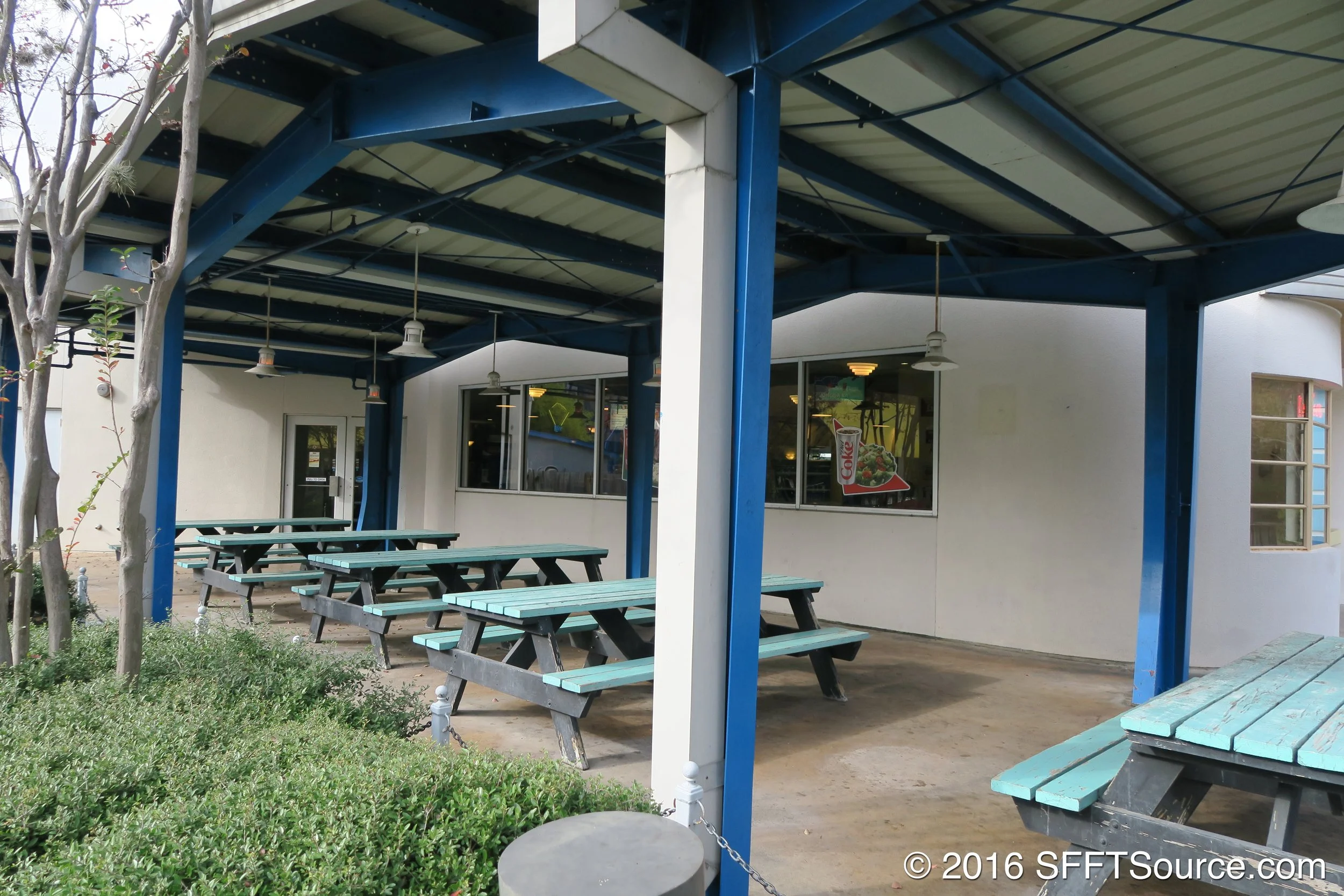 Primo's Pizzeria | Six Flags Fiesta Texas