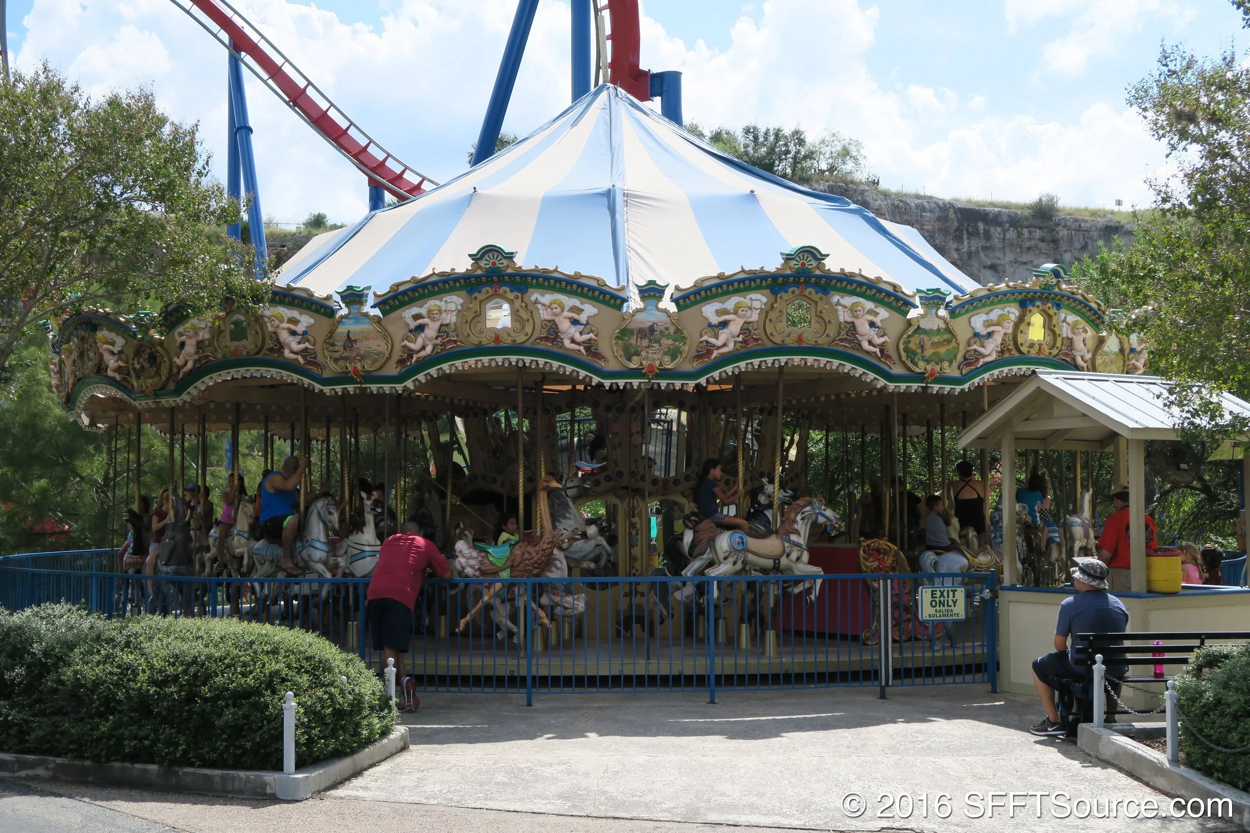 Grand Carousel Ride | Six Flags Fiesta Texas