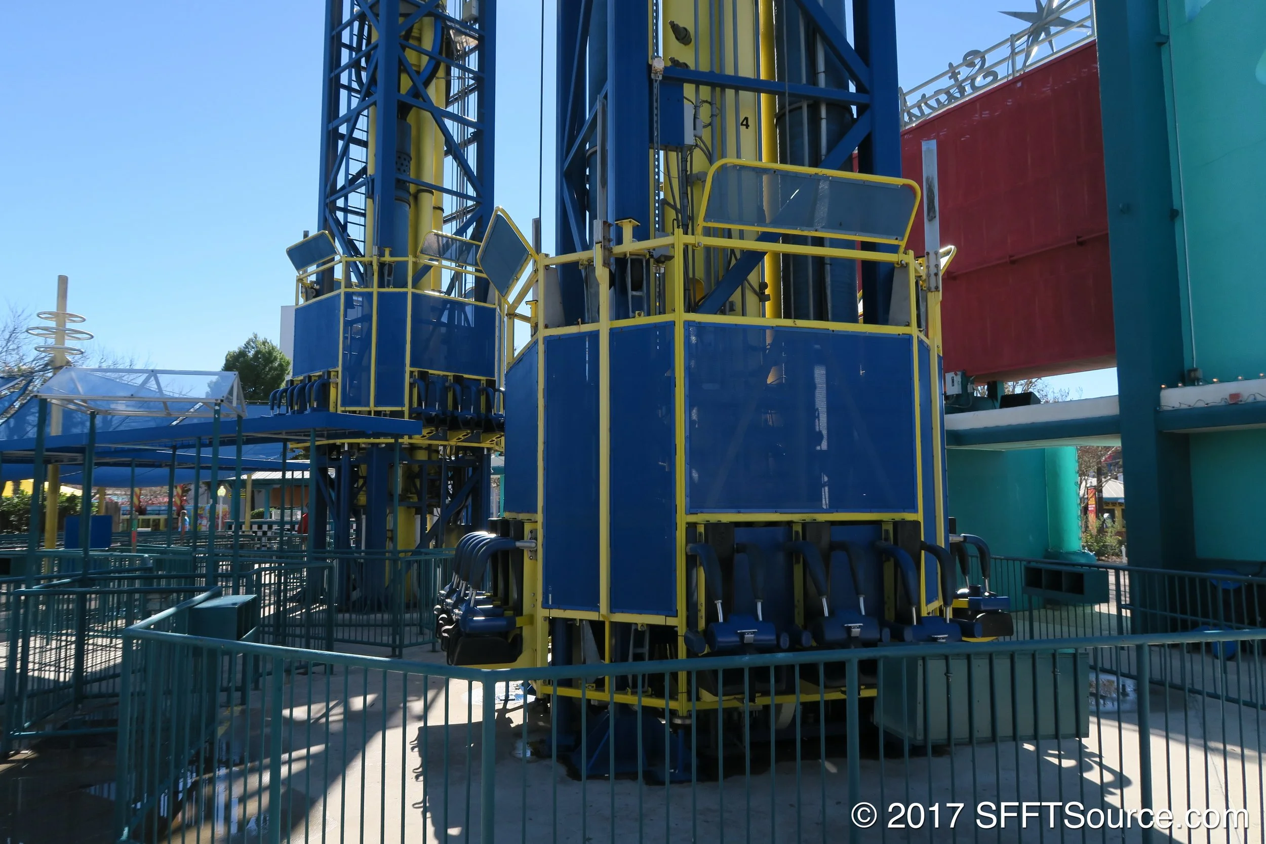 Scream Thrill Ride | Six Flags Fiesta Texas