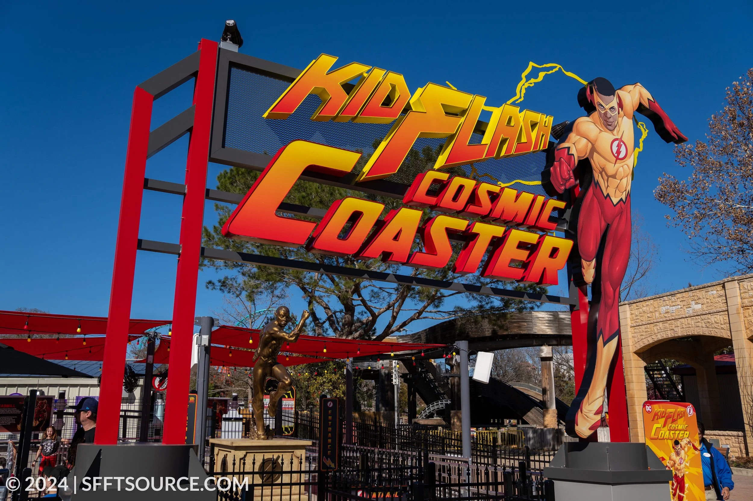 Kid Flash Cosmic Coaster Ride | Six Flags Fiesta Texas