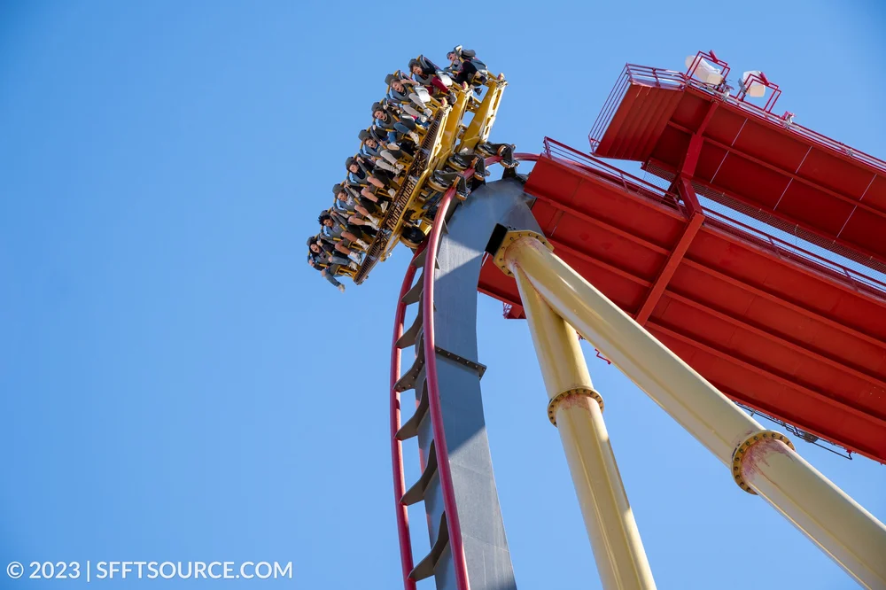 Dr. Diabolical's Cliffhanger Roller Coaster | Six Flags Fiesta Texas