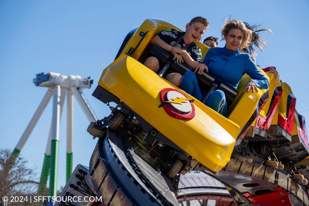 Kid Flash Cosmic Coaster Ride | Six Flags Fiesta Texas