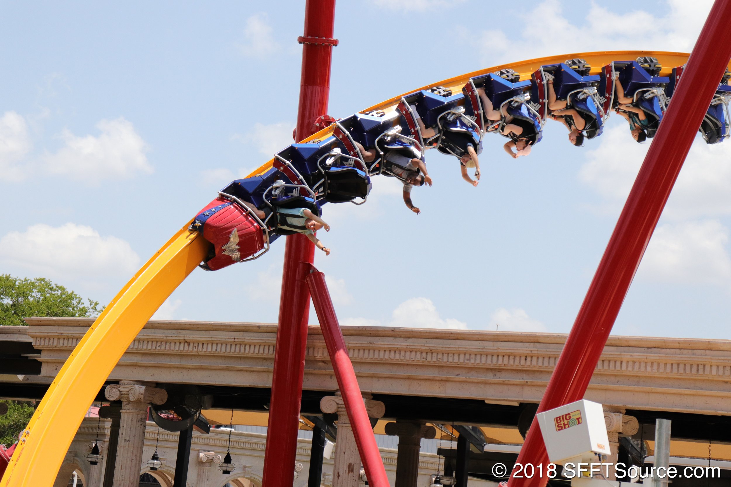 Wonder Woman Golden Lasso Coaster Ride | Six Flags Fiesta Texas