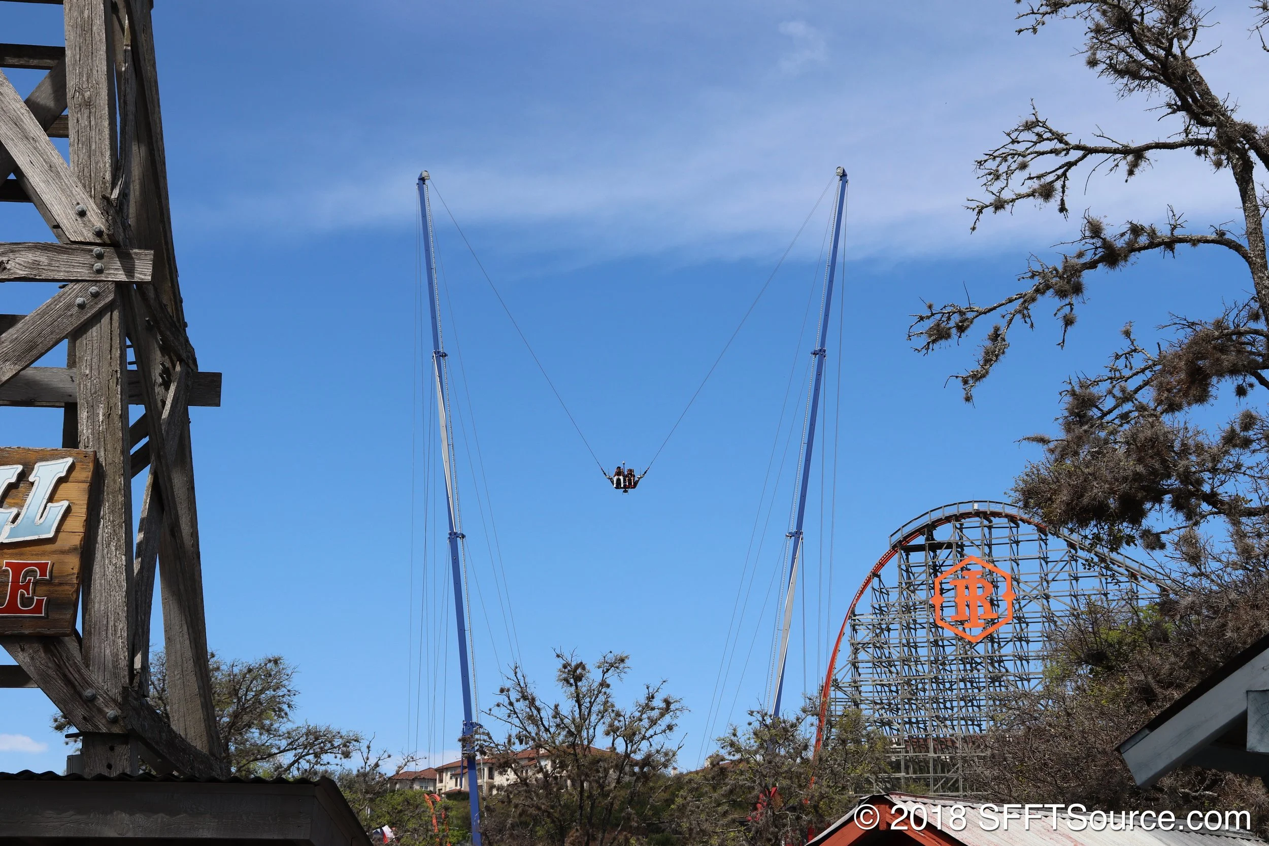 Slingshot Thrill Ride | Six Flags Fiesta Texas
