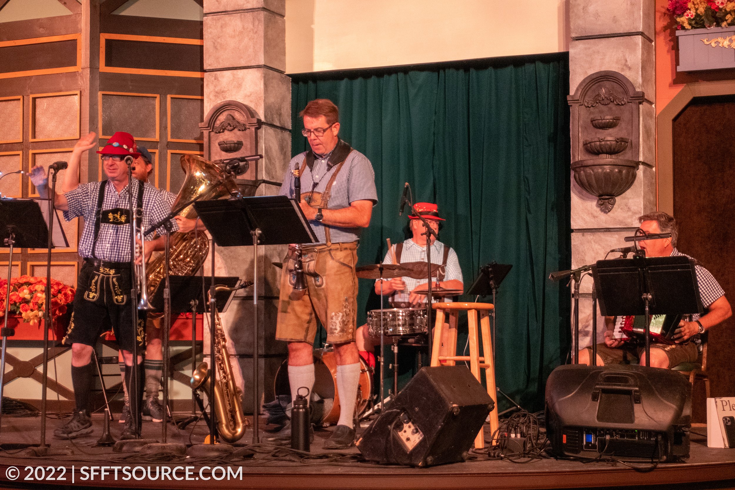 Sangerfest Halle Stage | Six Flags Fiesta Texas