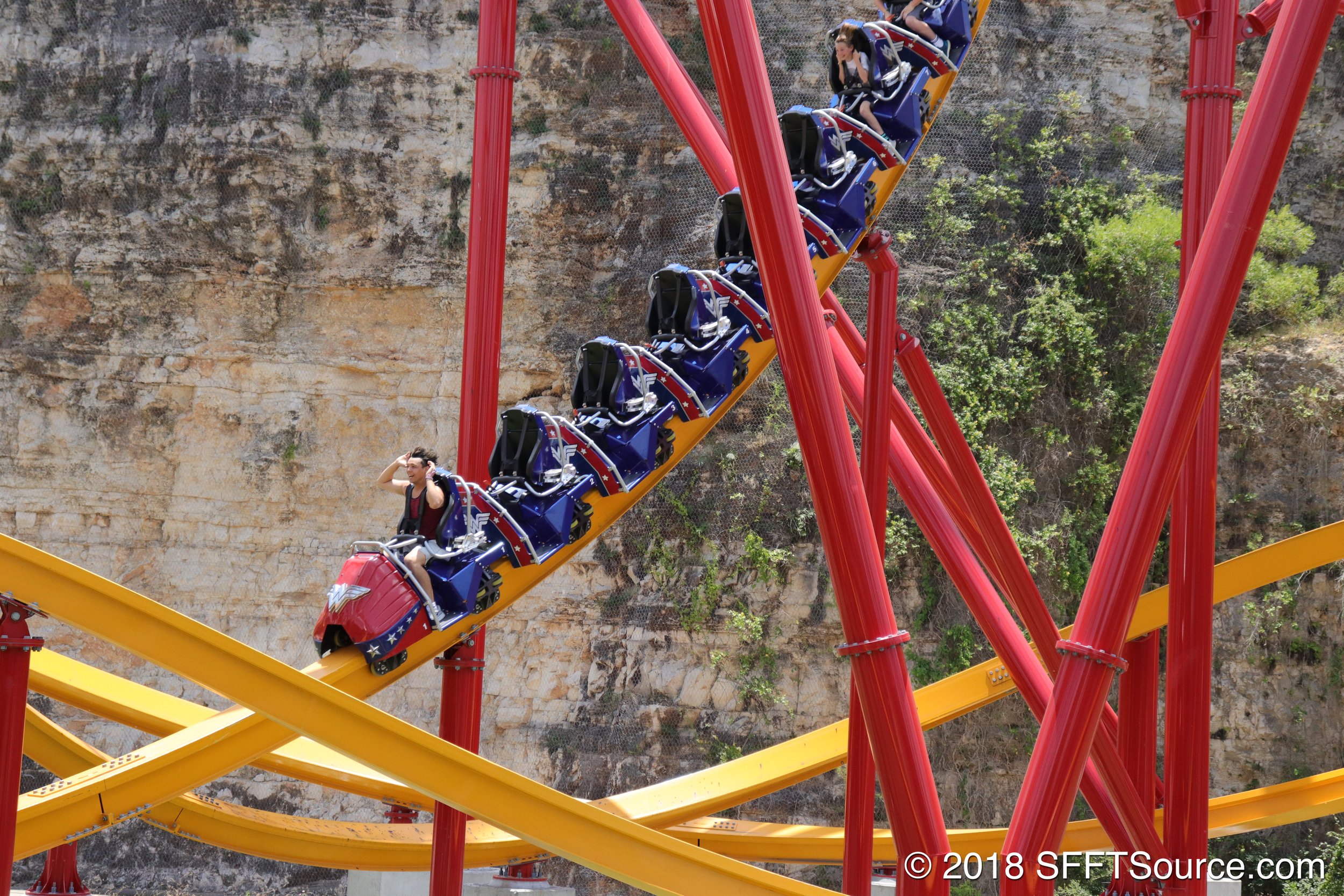 Wonder Woman Golden Lasso Coaster Ride | Six Flags Fiesta Texas