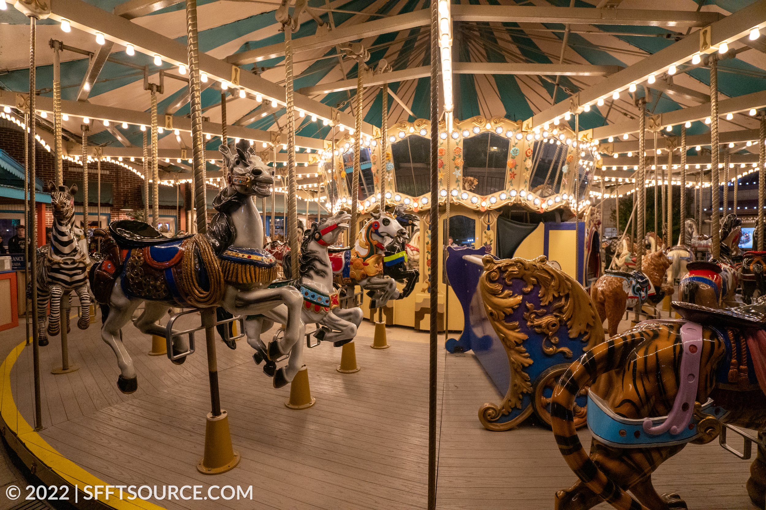 Grand Carousel Ride | Six Flags Fiesta Texas