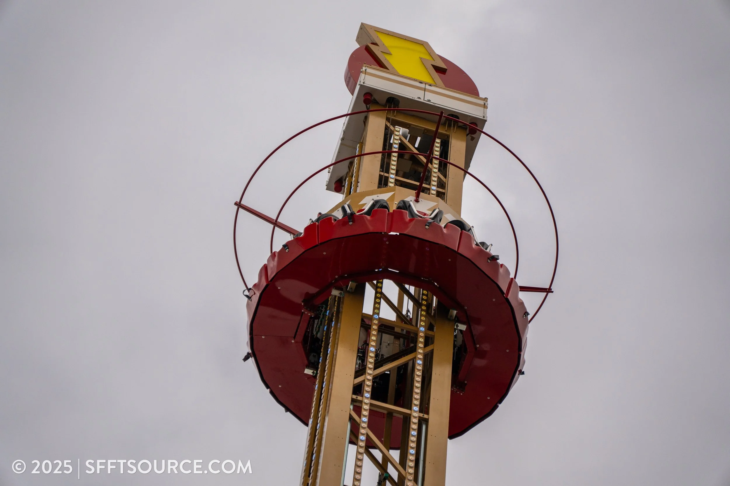 Shazam! Tower of Eternity Family Drop Ride | Six Flags Fiesta Texas