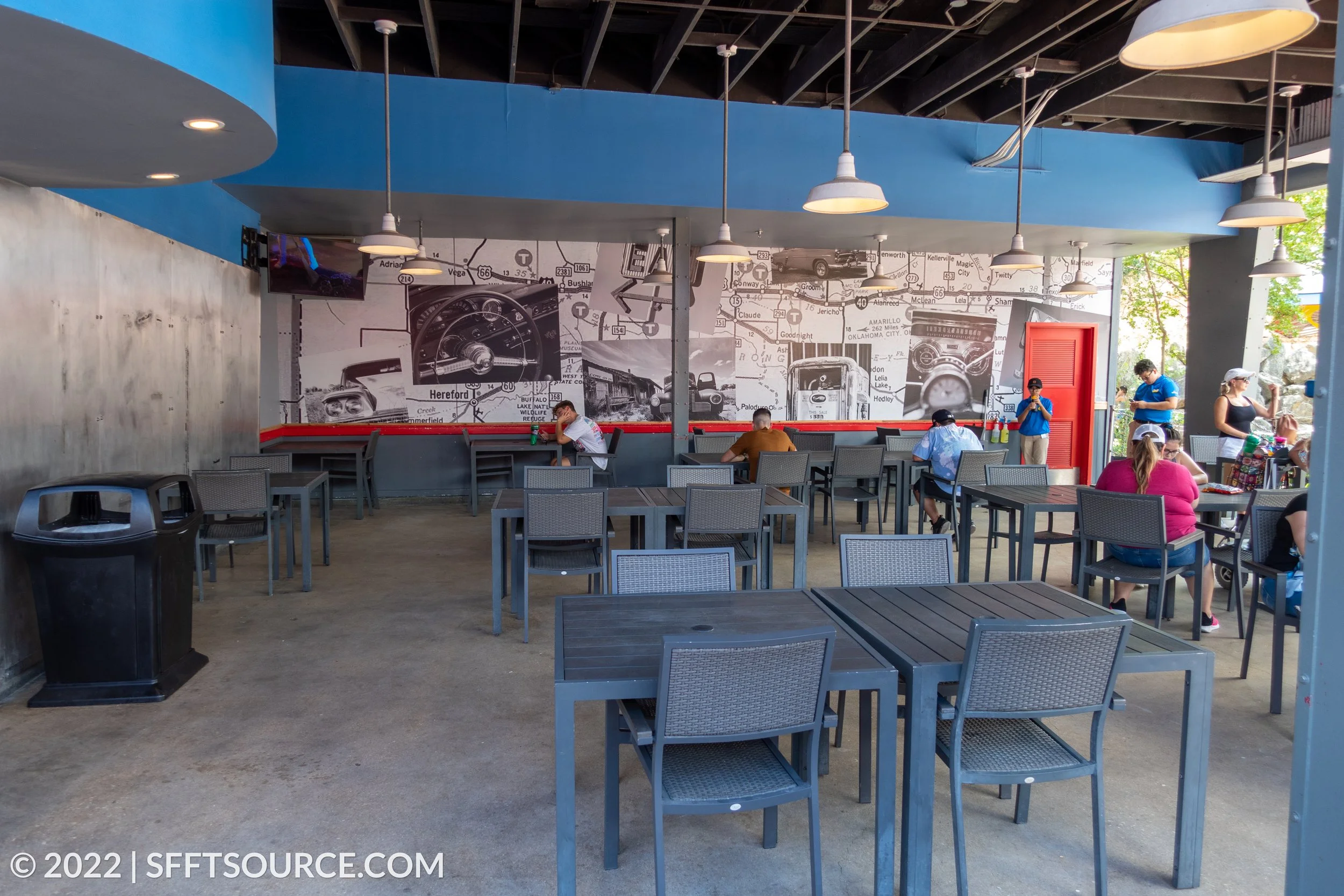 Johnny Rockets | Six Flags Fiesta Texas