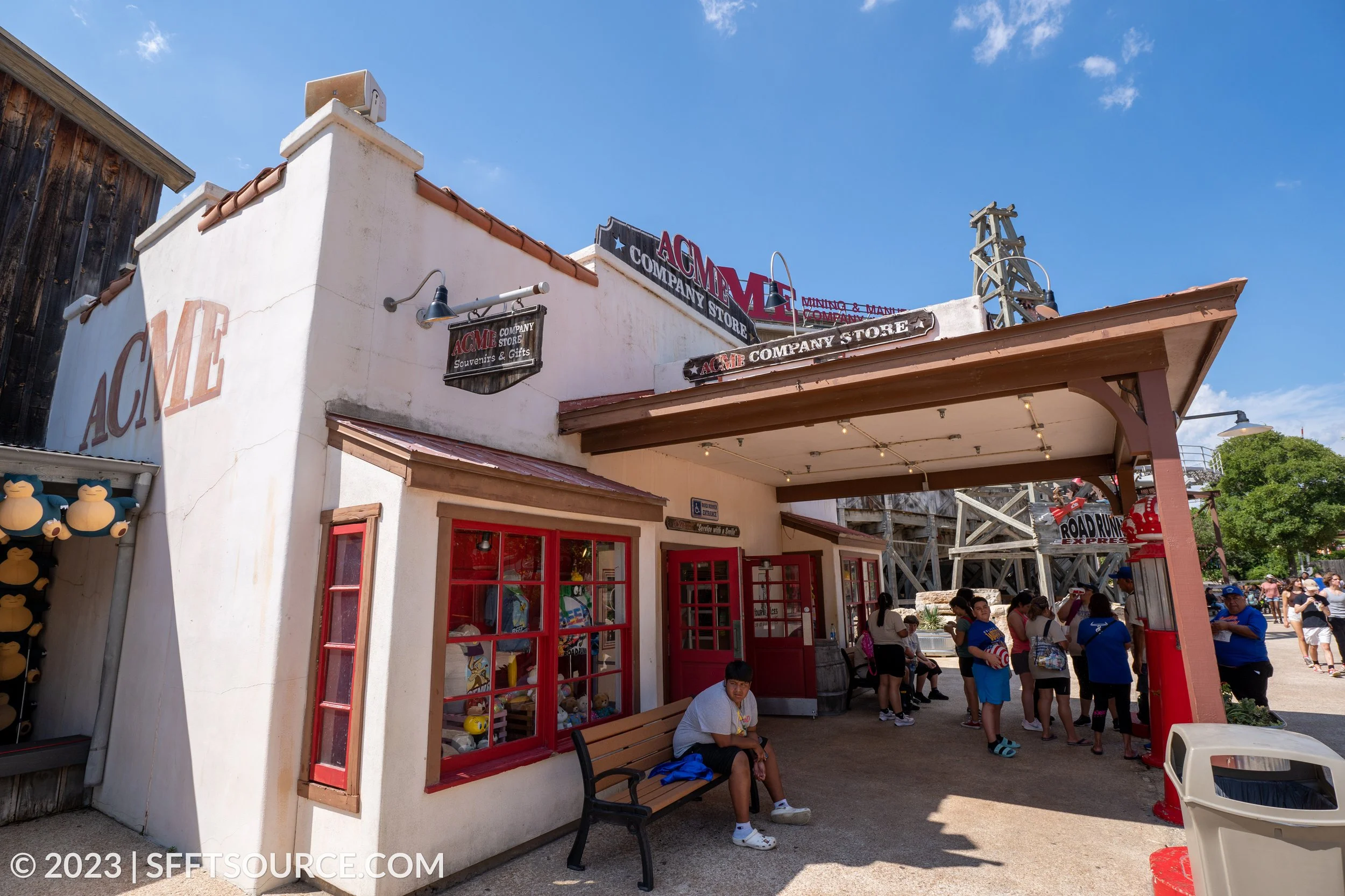 ACME Company Store | Six Flags Fiesta Texas — SFFT Source