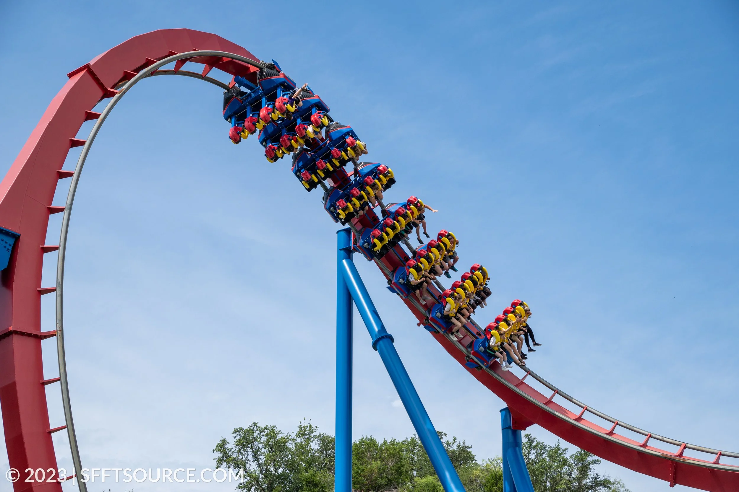 Superman Krypton Coaster Ride | Six Flags Fiesta Texas