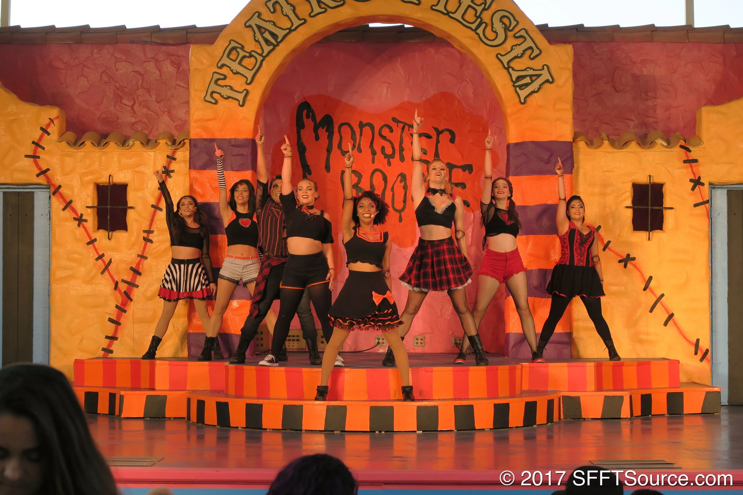 Teatro Fiesta | Six Flags Fiesta Texas