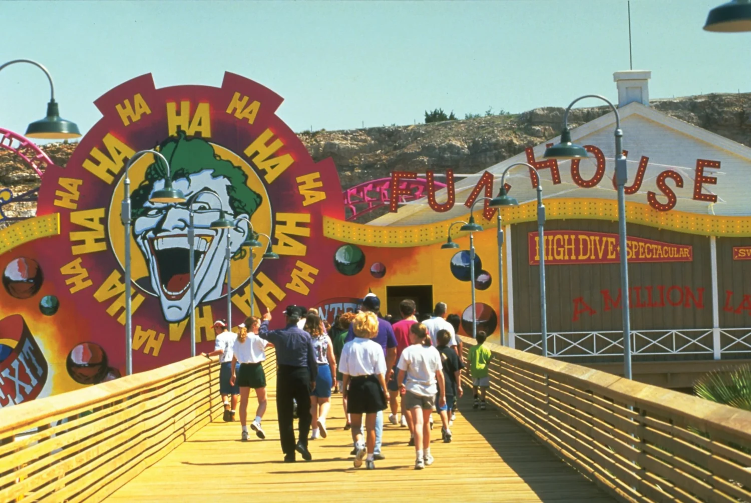 Hurricane Force 5 Family Ride | Six Flags Fiesta Texas - SFFT Source