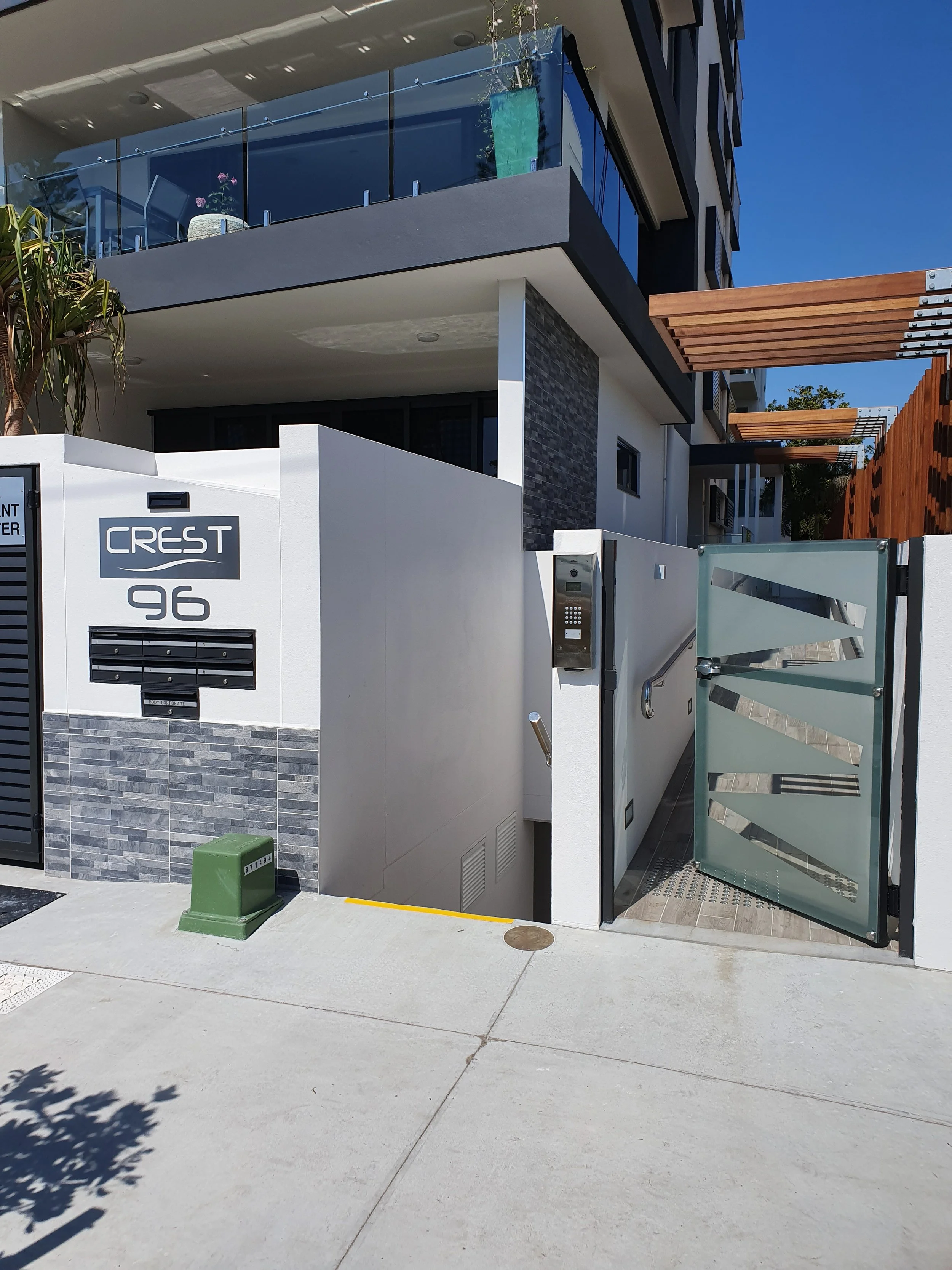 Crest — Pacific View