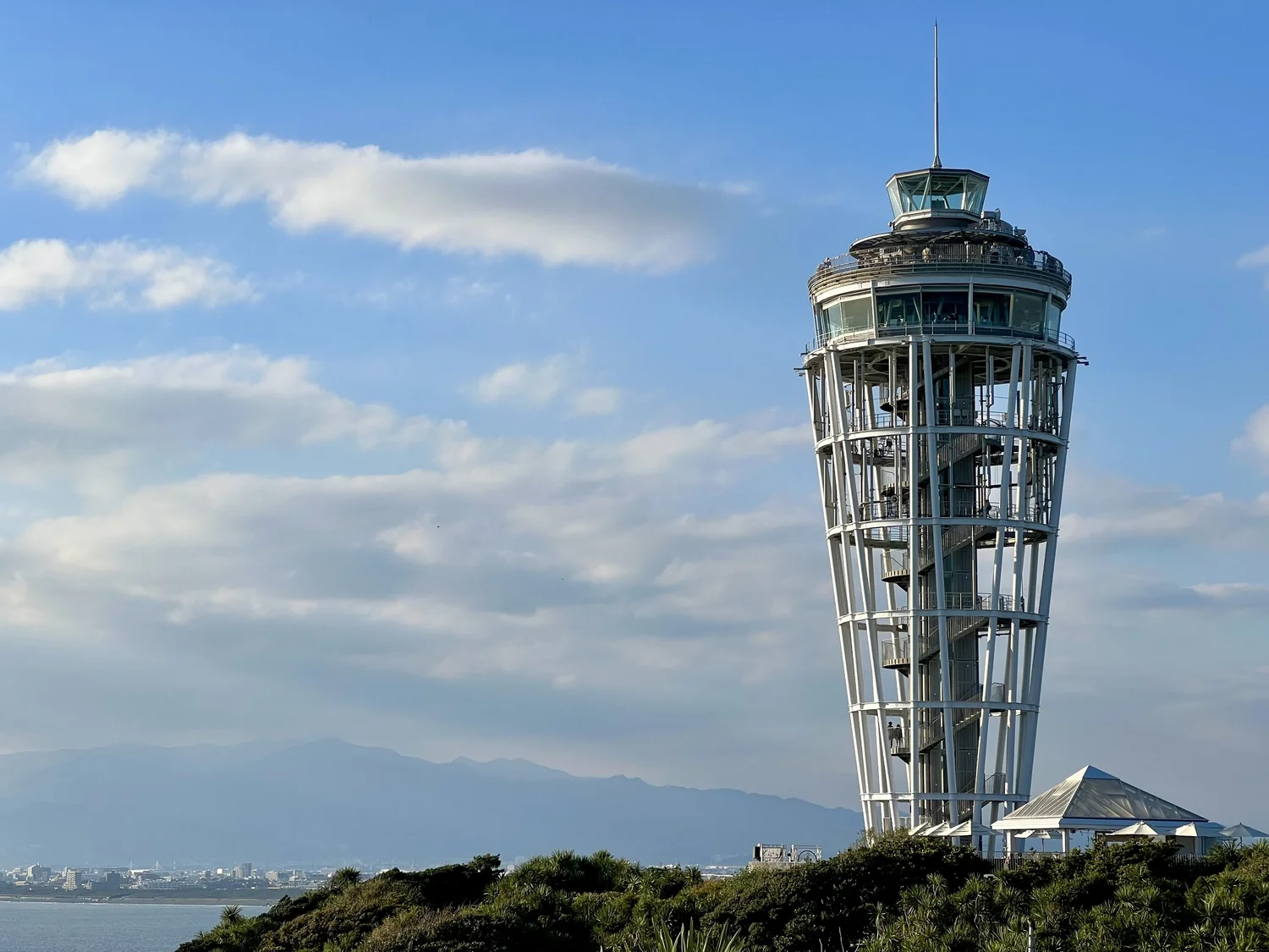 Tokyo to Enoshima: Your Guide to the Perfect Seaside Day Trip — Travely ...