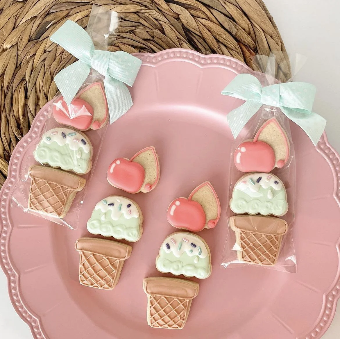 Sugarheart Baking Co - Custom Cookies, Cupcakes & More!