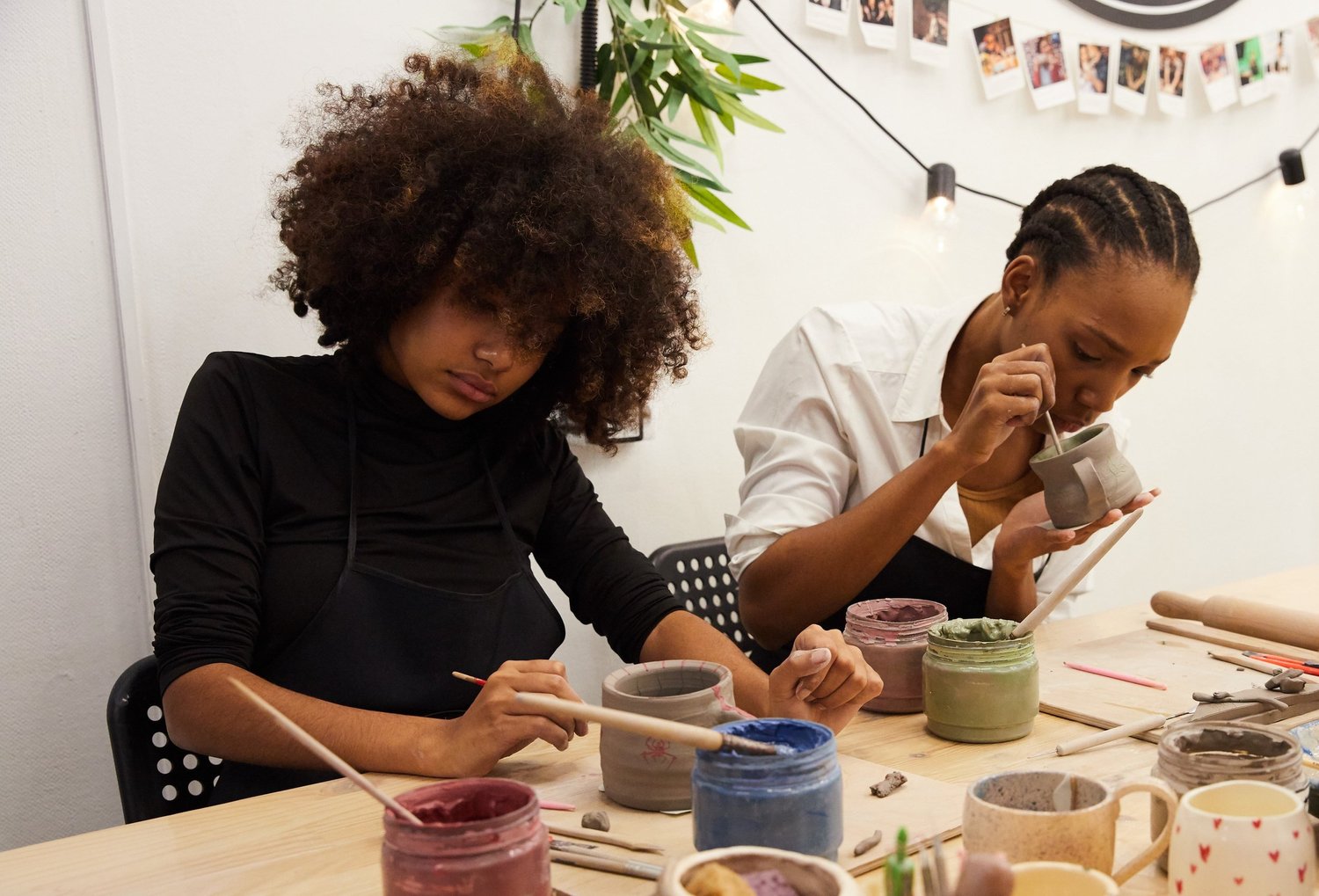 Pottery classes in Dubai