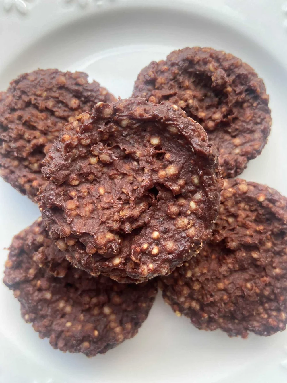 No-Bake Fudgy Quinoa-Chia Bites — SiLLibake