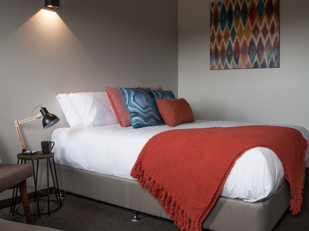 Rooms — Thousand Lakes Lodge