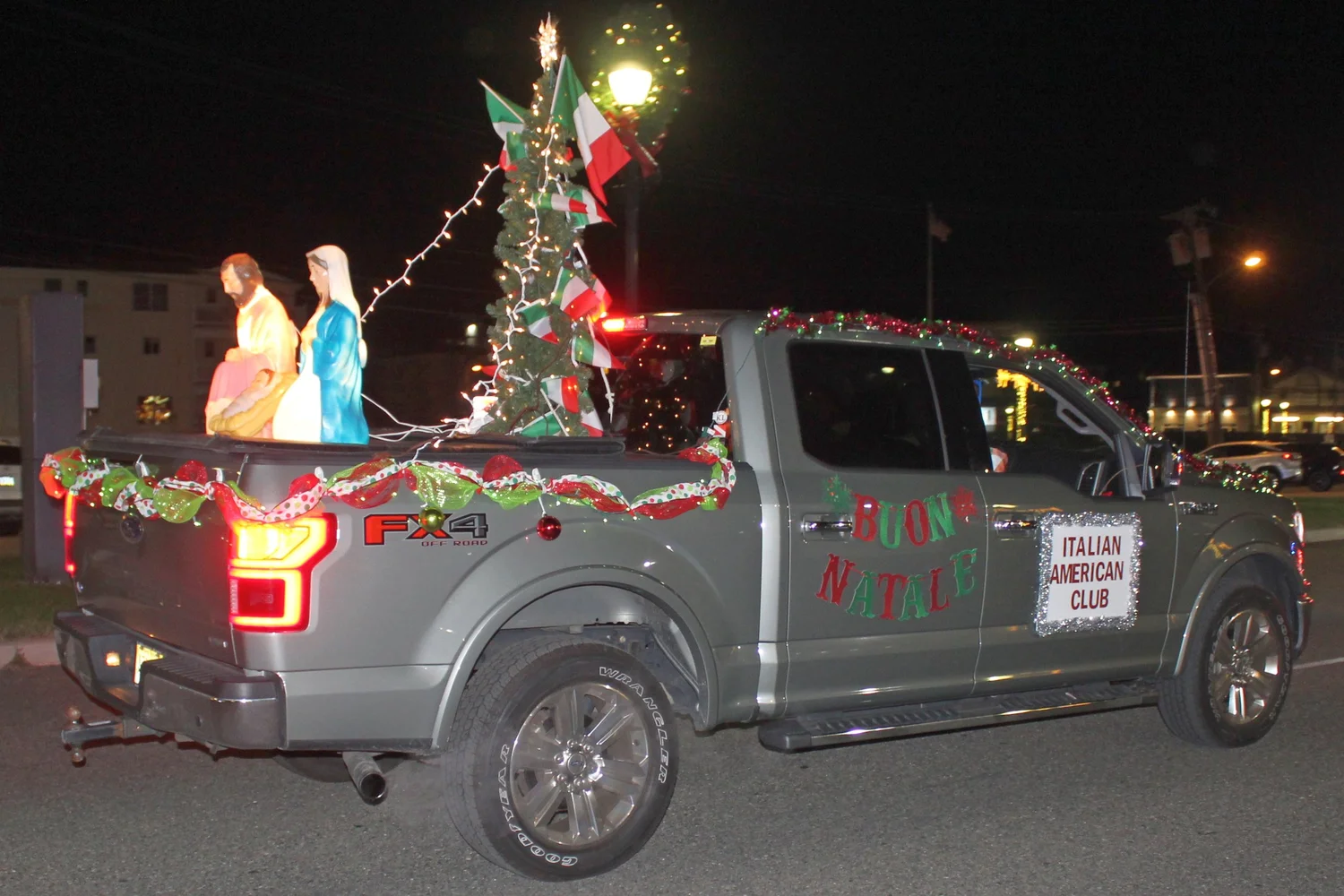 Mayor Desiderio Hosted a Holiday Procession & Tree Lighting Ceremony on ...