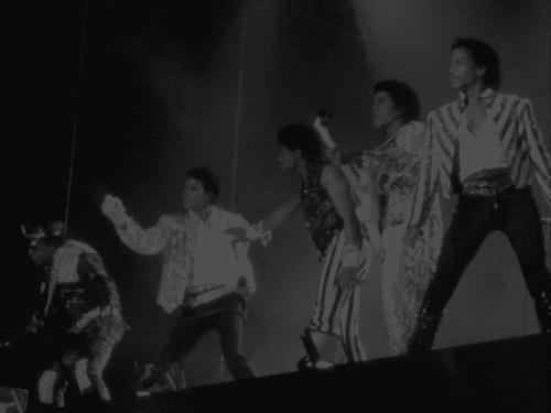 THE JACKSONS : VICTORY TOUR 1984 — WALKING WITH LEGENDS