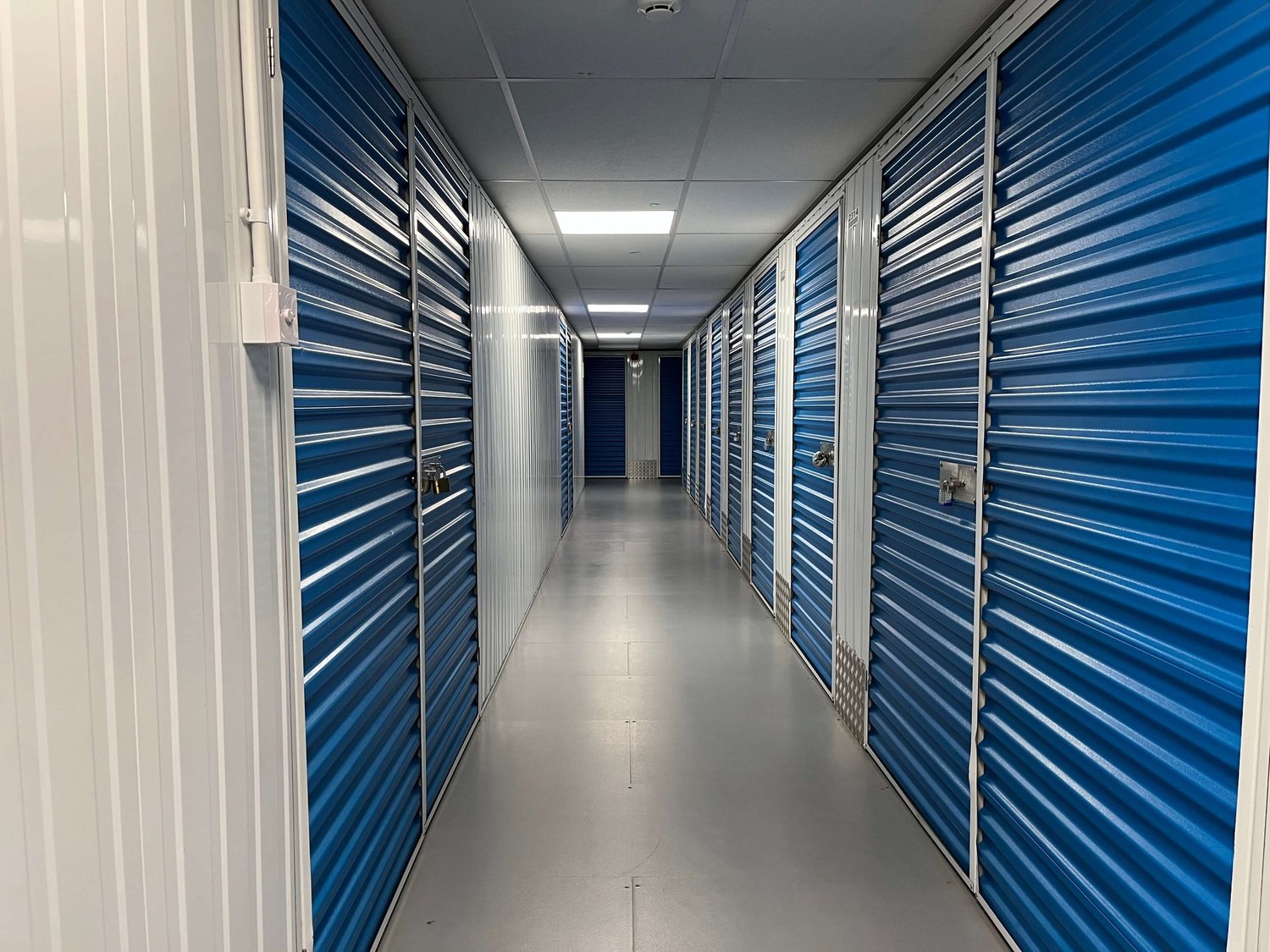 Commercial Storage Units — Dickens Self Storage