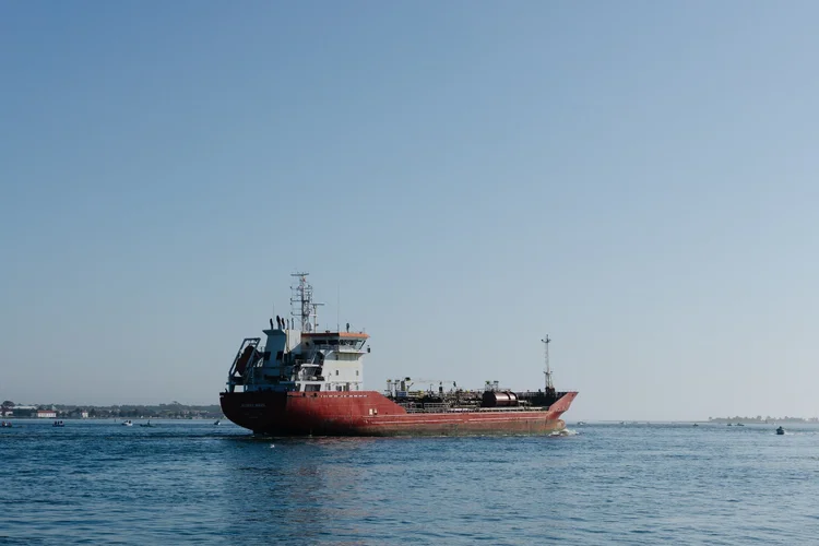About Us | PetroMar International | Loss Control, Expediting, Handling ...