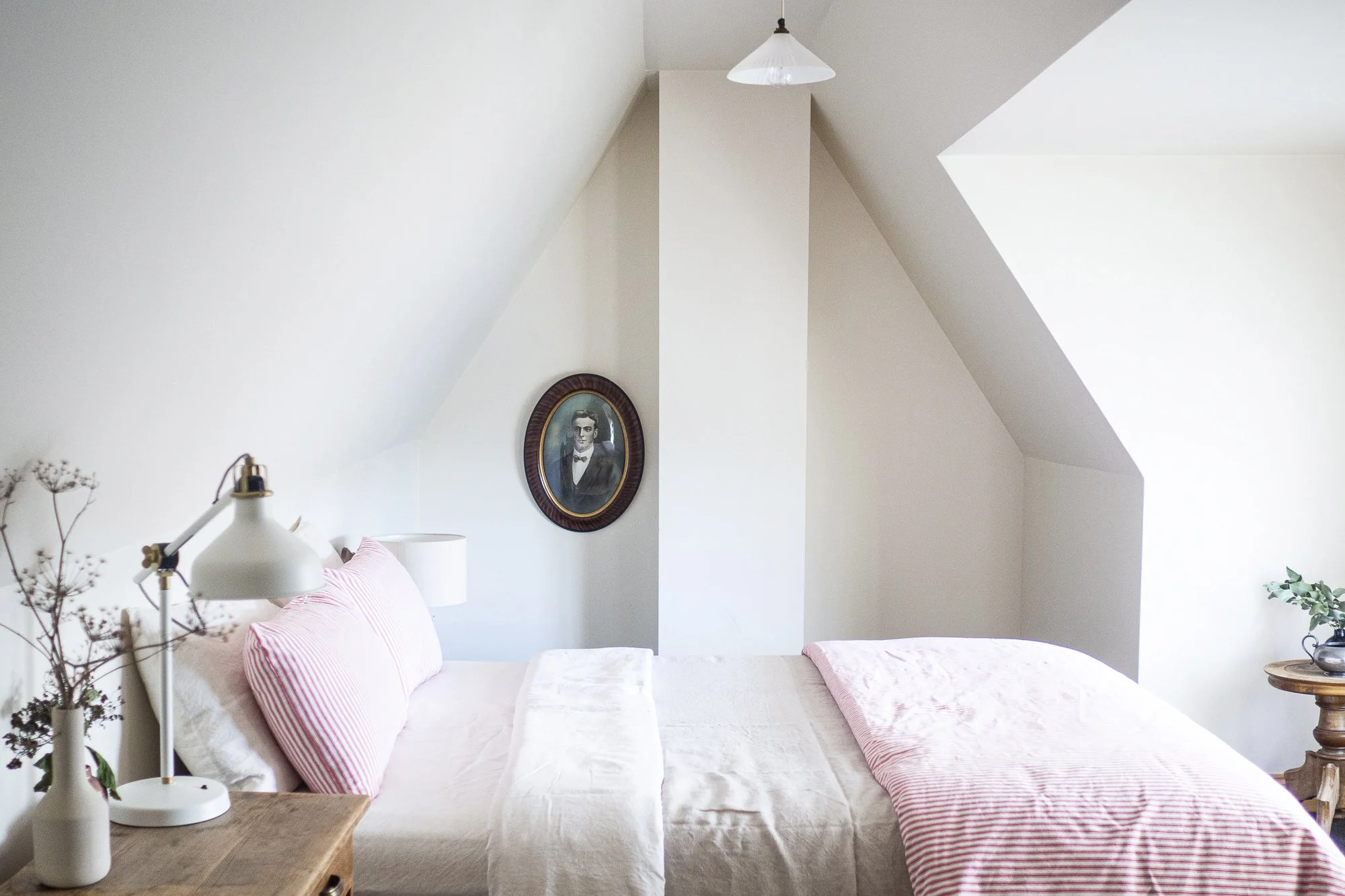 A Captivating Stay at Captain's Cottage, Hobart — PAULINE MORRISSEY