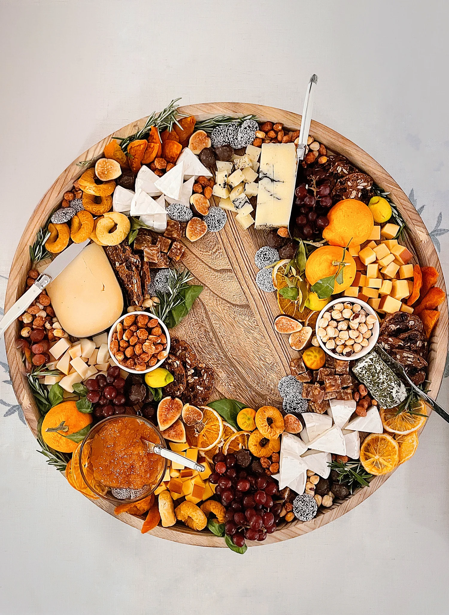 How-To Make Beautiful Cheeseboards — COFFEE AND CHAMPAGNE