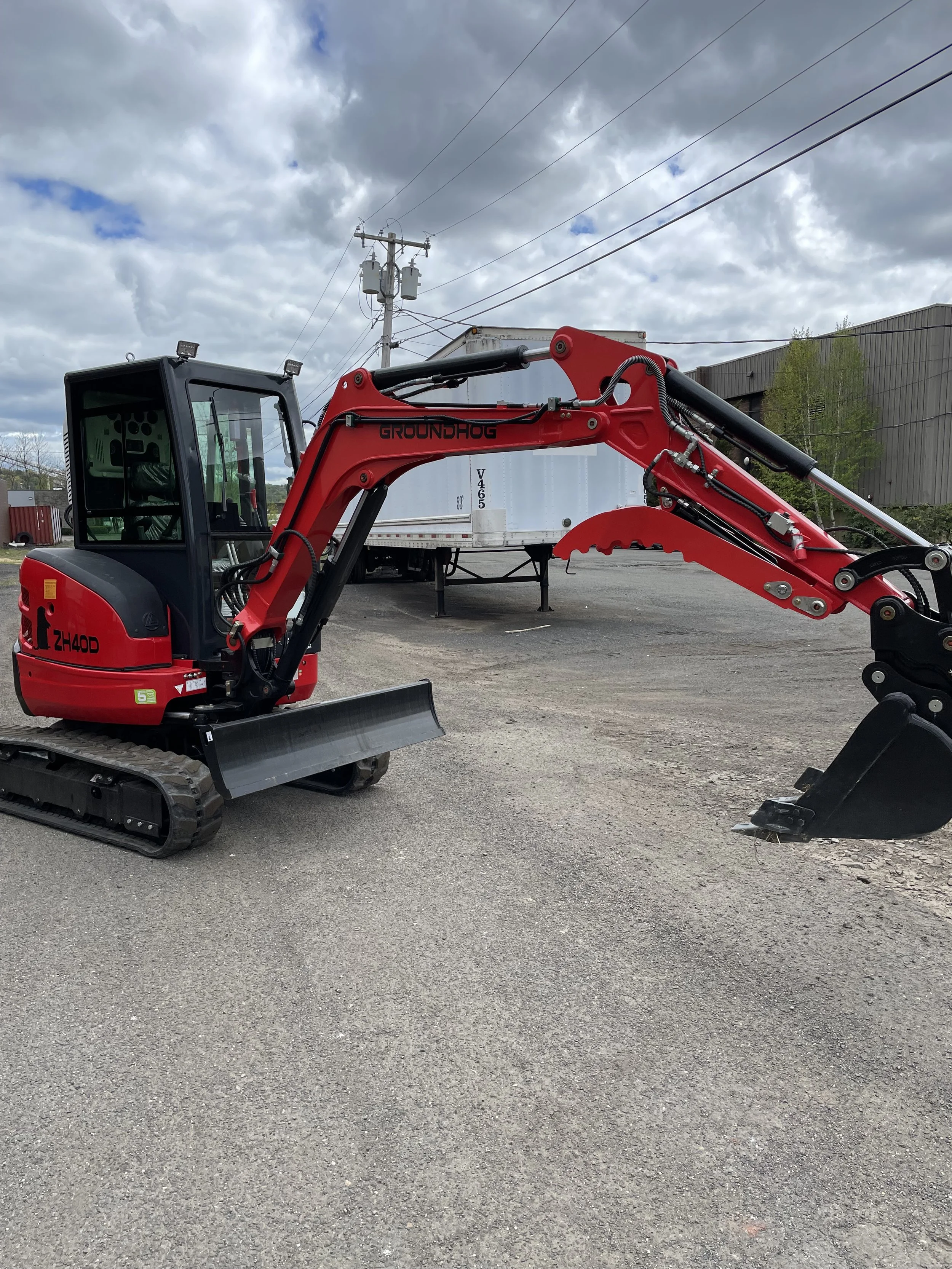 Groundhog Equipment Sales - Mini Excavators and More