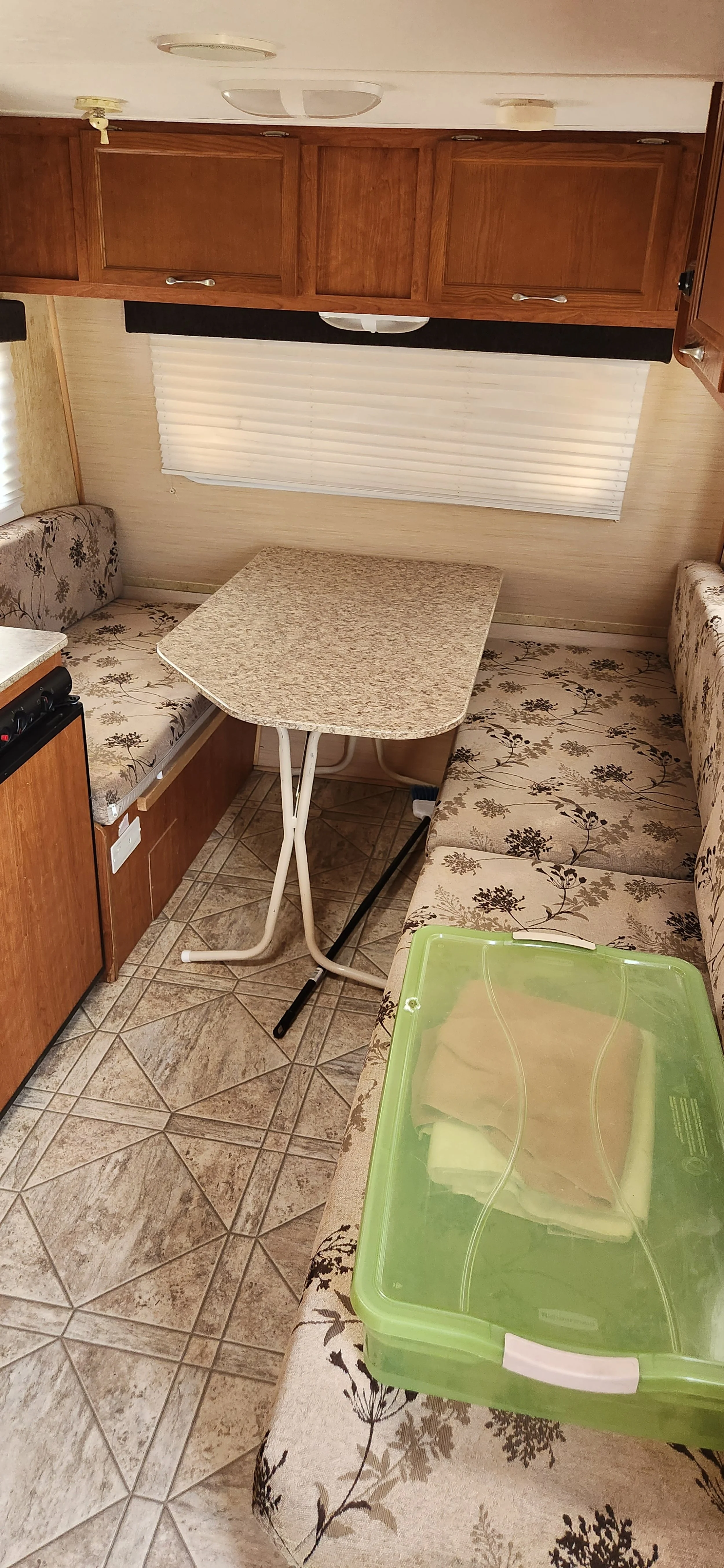 14 ft AR-One Small Camper for Rent — EZCamperRental