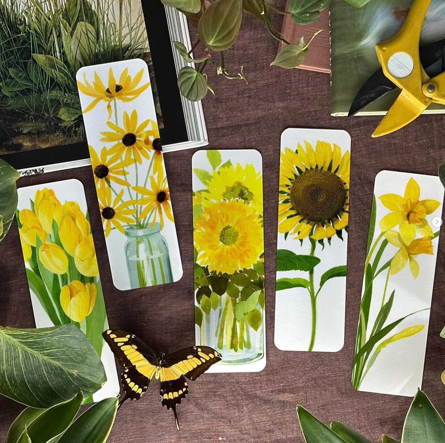 Paper E. Clips Inc | Wholesale Distributor of greeting cards and gifts