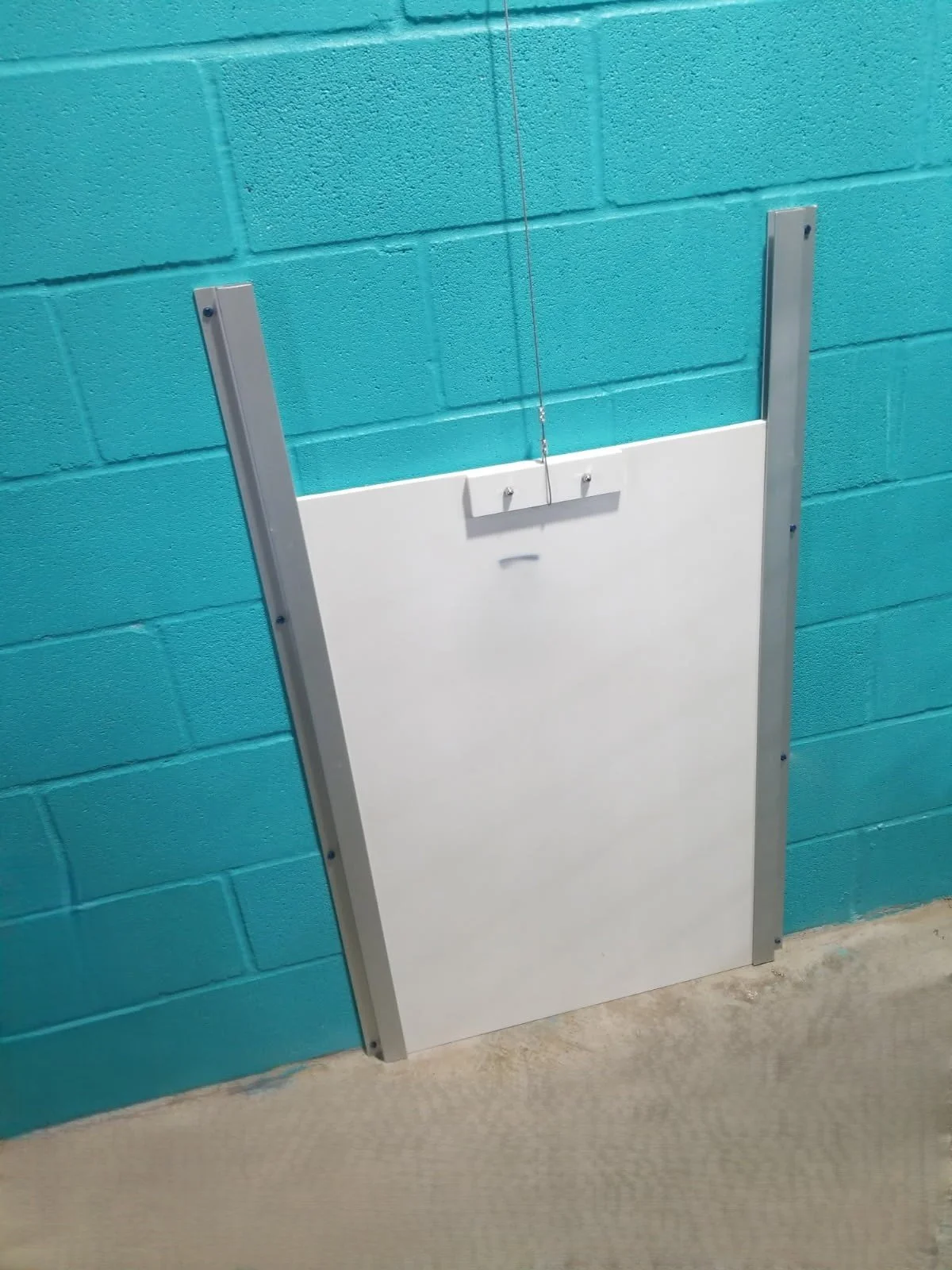 Guillotine Doors / Spin Feeders — Presidio Custom Kennels - NEW