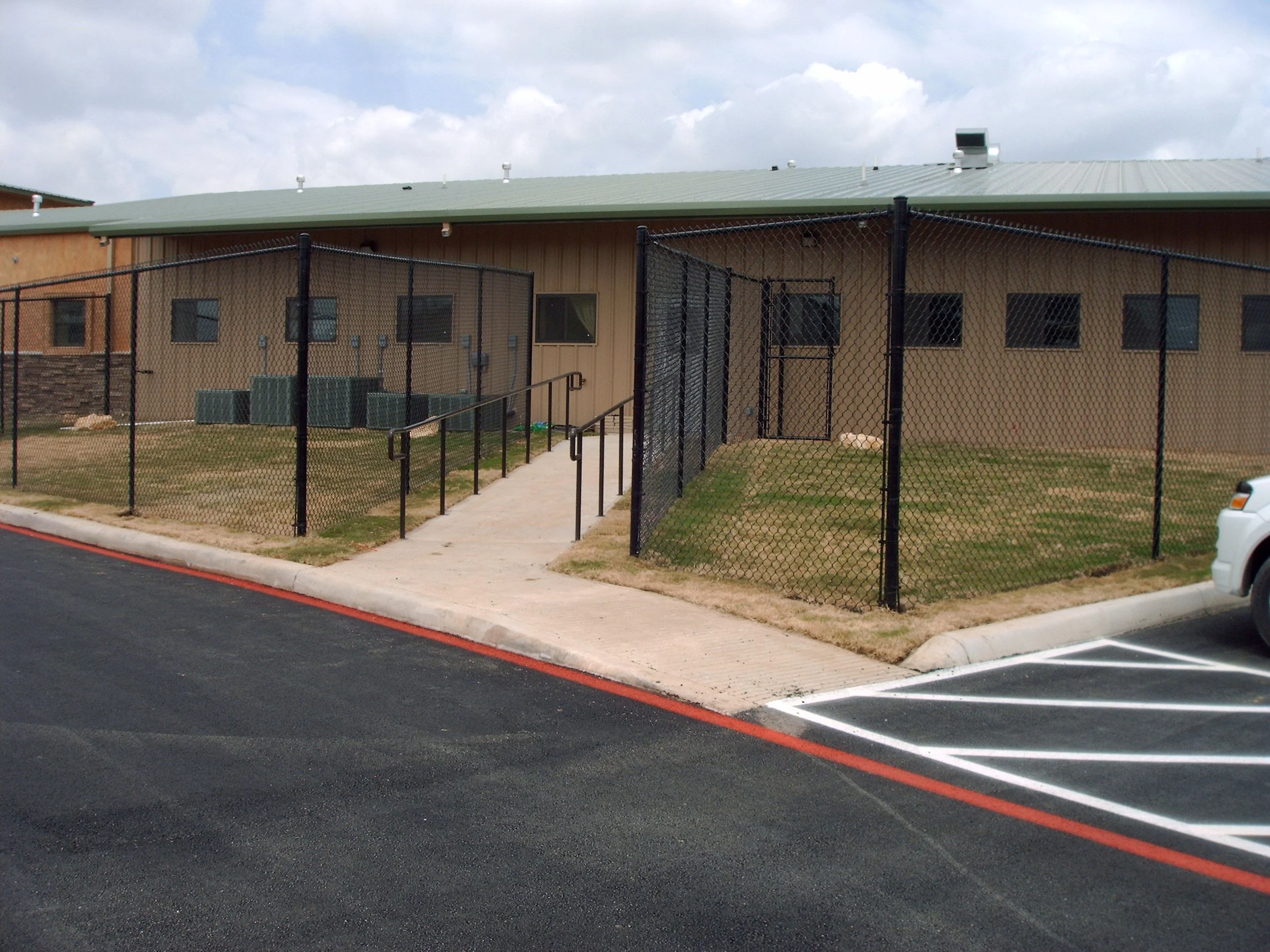 Play Yard Fencing — Presidio Custom Kennels - NEW