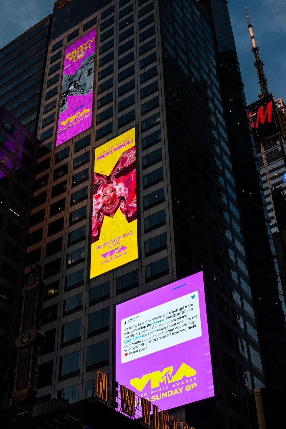 About Us — DIVE Billboards